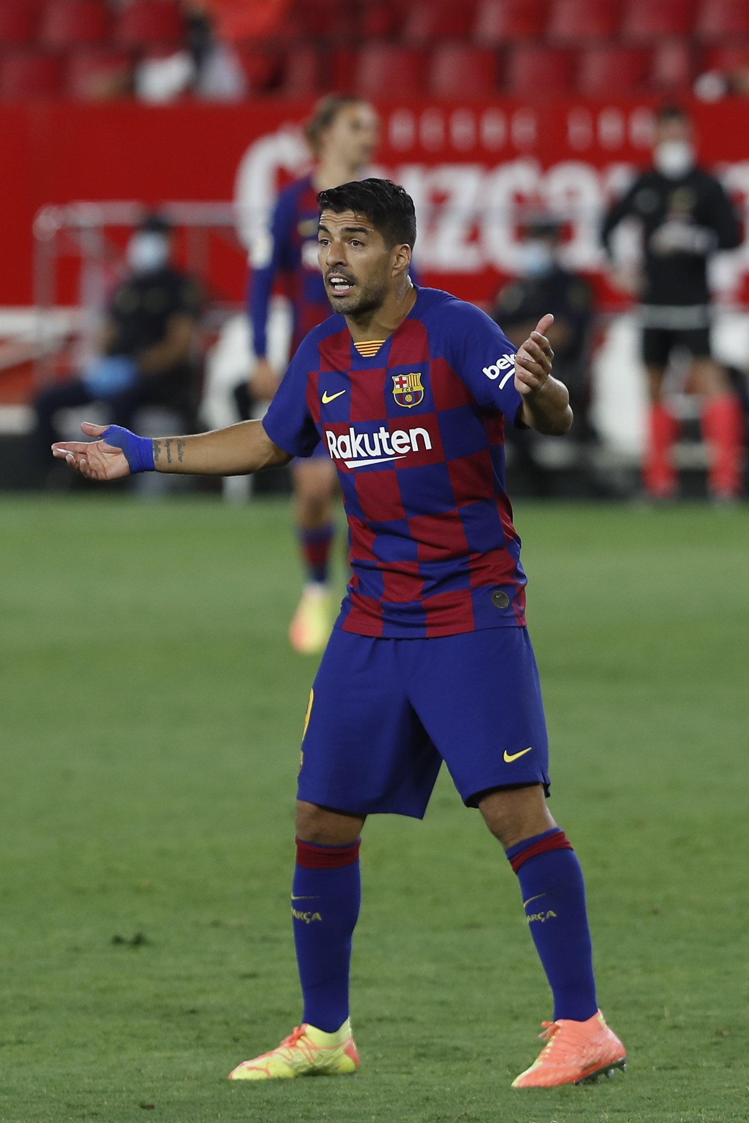 MATCHDAY: Barca seeks to regain lead; Spurs hosts West Ham | AP News