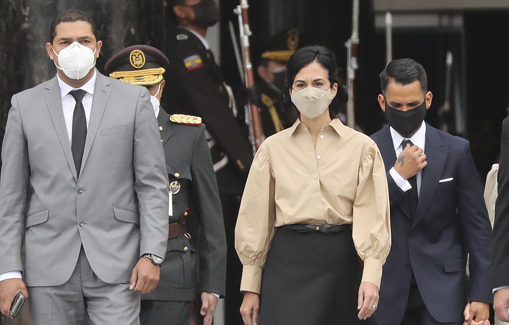 Asume nueva vicepresidenta en Ecuador | AP News
