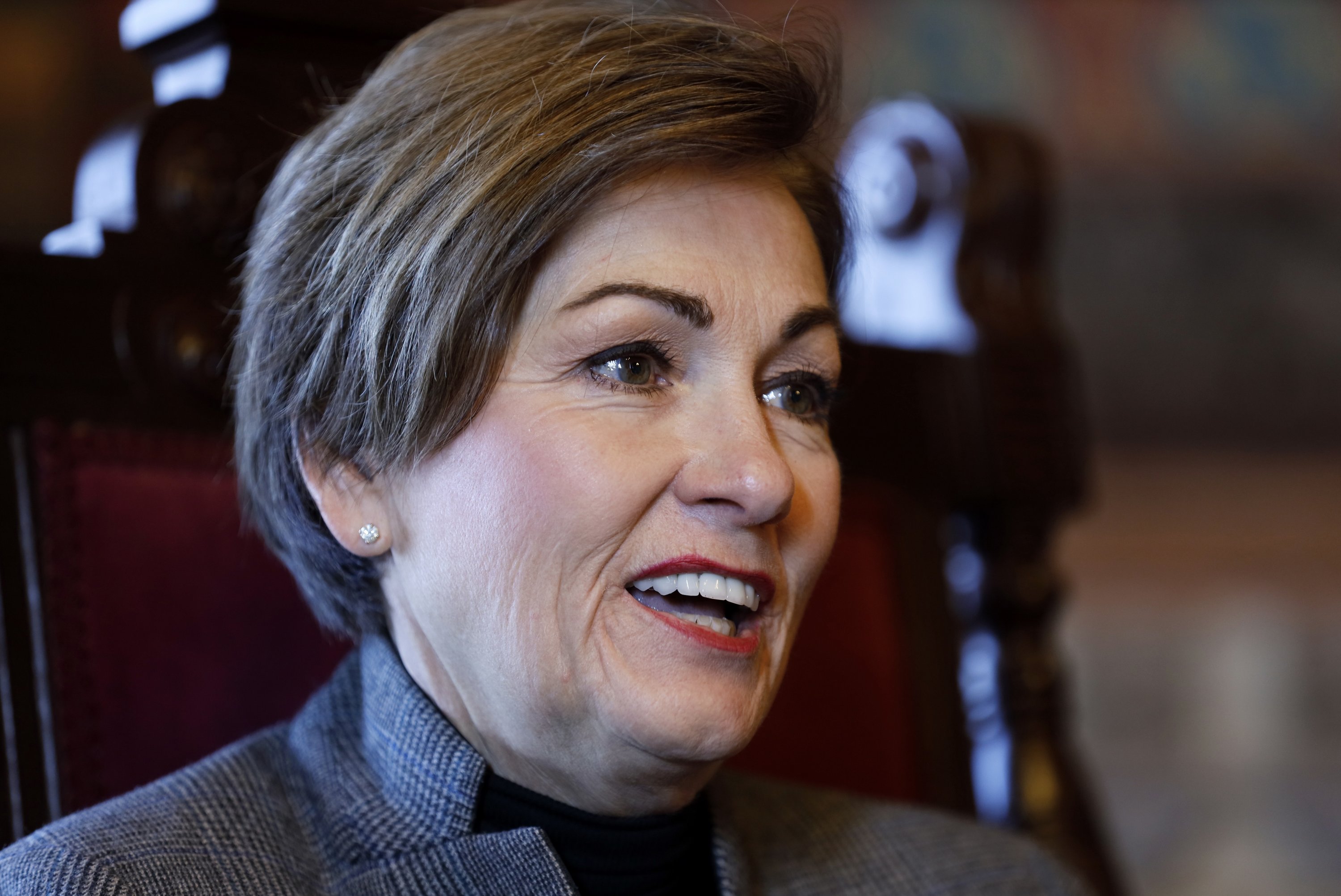 Iowa governor got 2nd chance; she thinks felons should, too