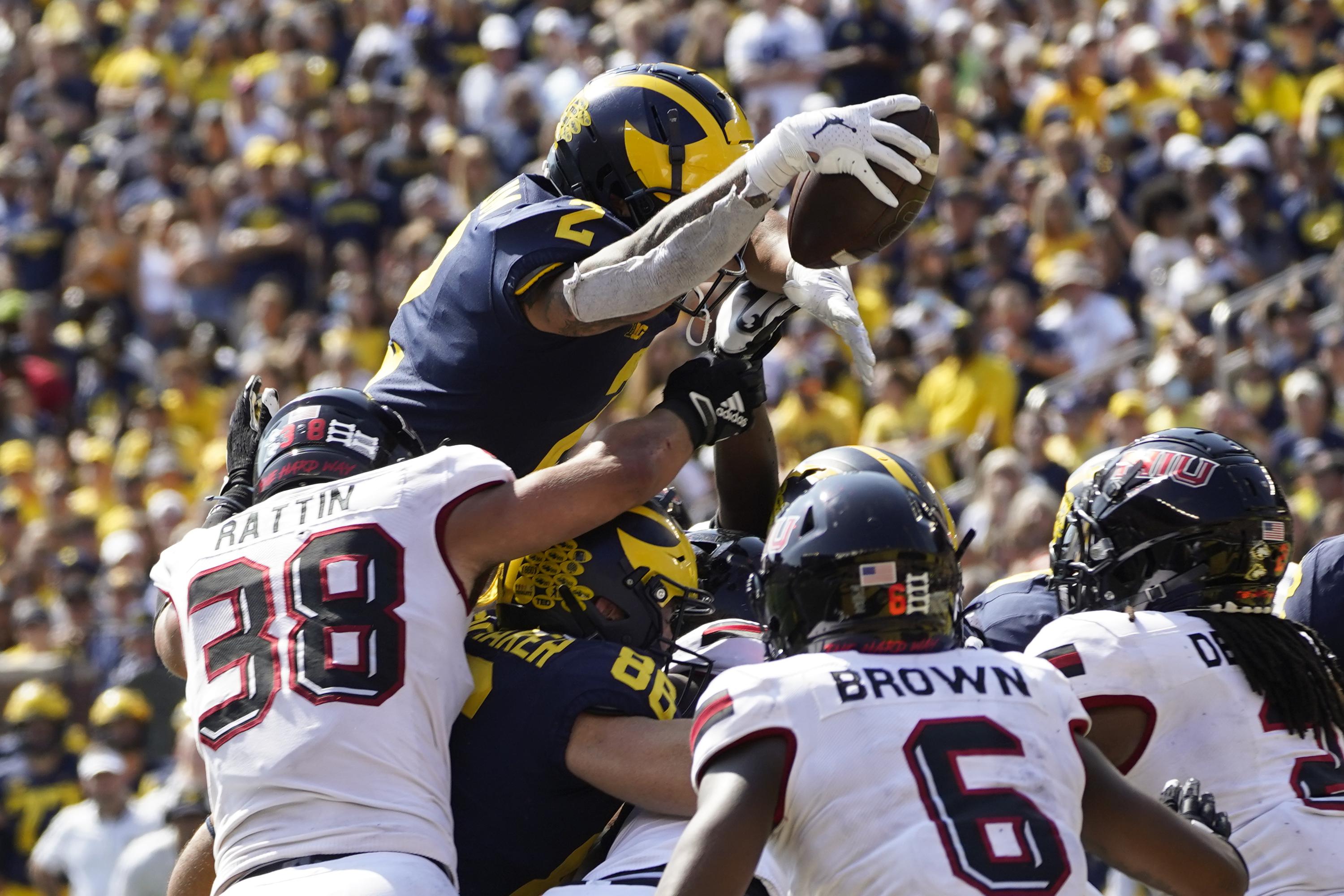 No. 14 Michigan seeks first victory at Wisconsin since 2001 | AP News