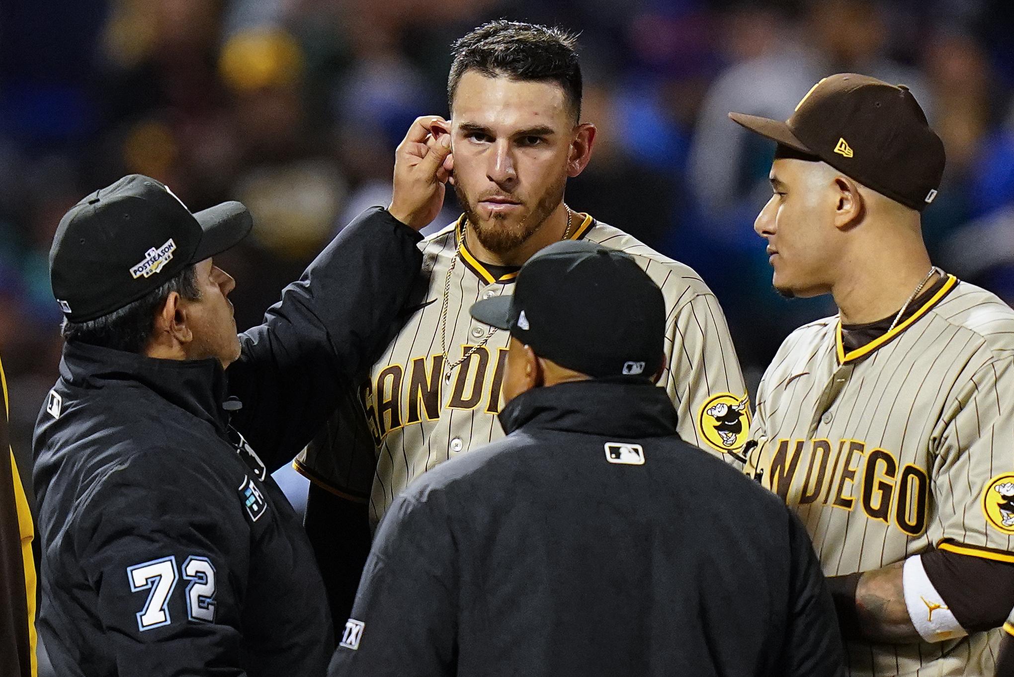 Padres blanquean 6-0 a Mets y avanzan a serie divisional | AP News
