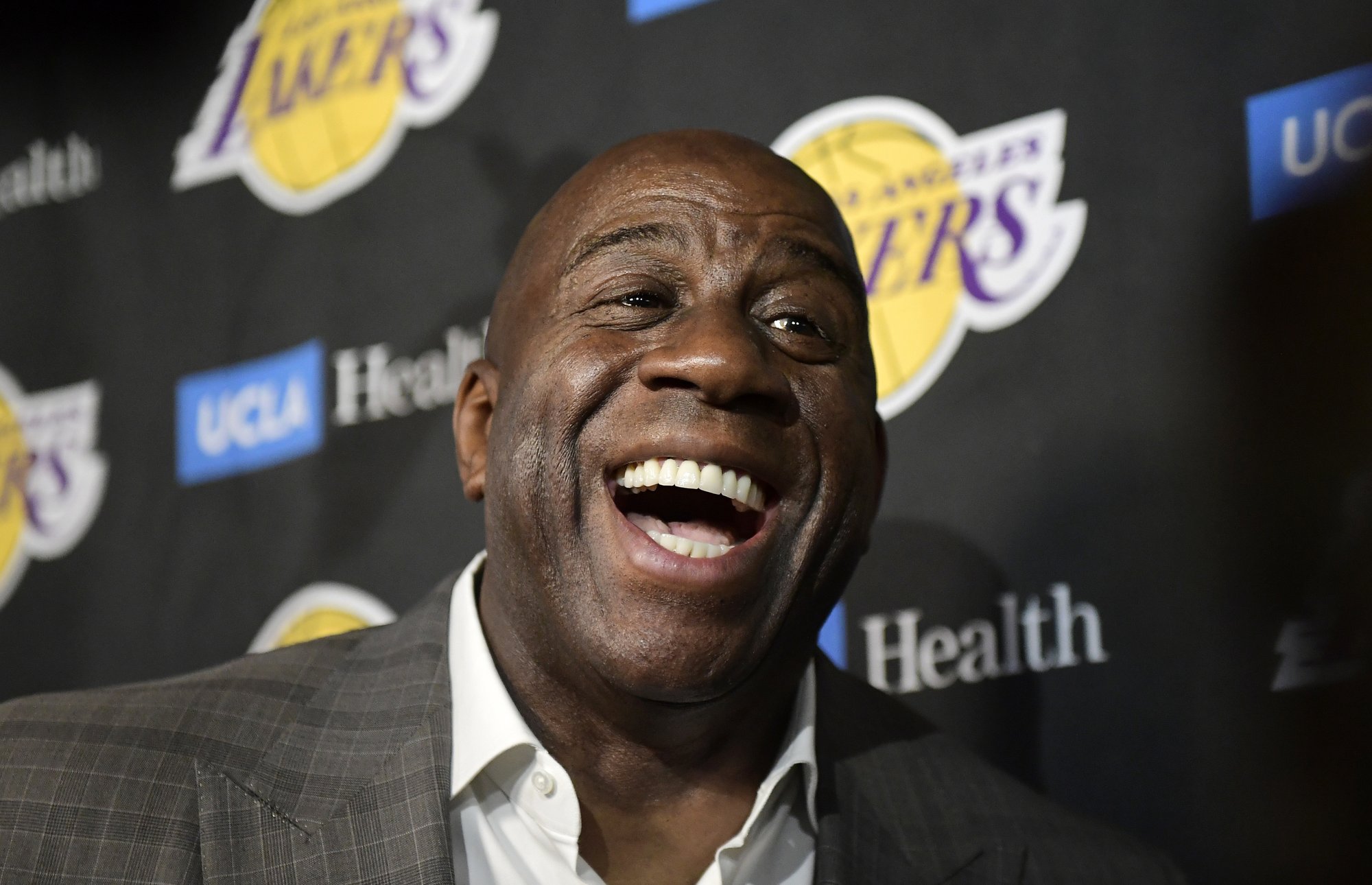 Magic Johnson ‘Thanks the Lord for Keeping Me’ Reflects on Living with ...