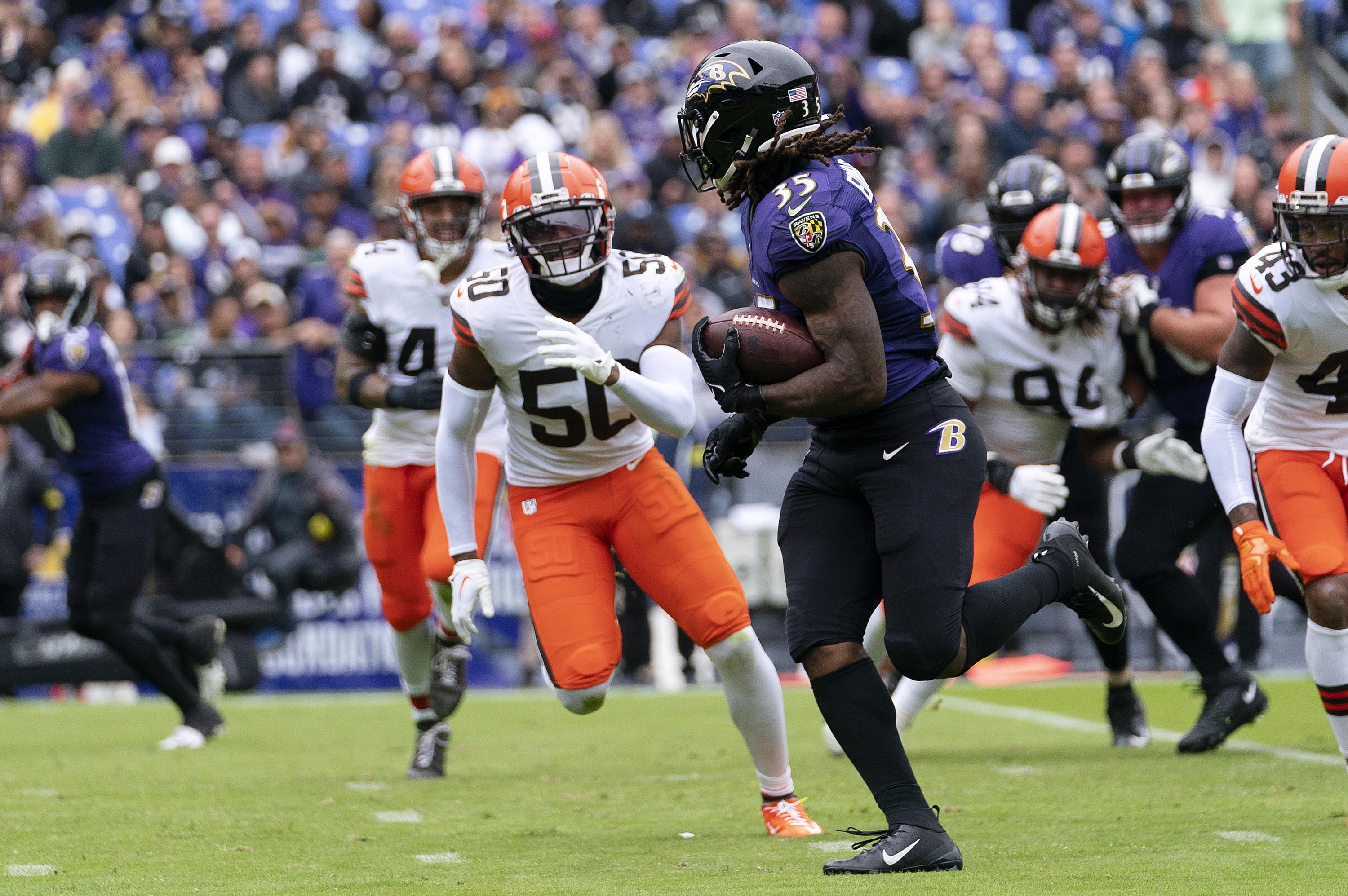 Browns place starting LB Jacob Phillips on injured reserve | AP News