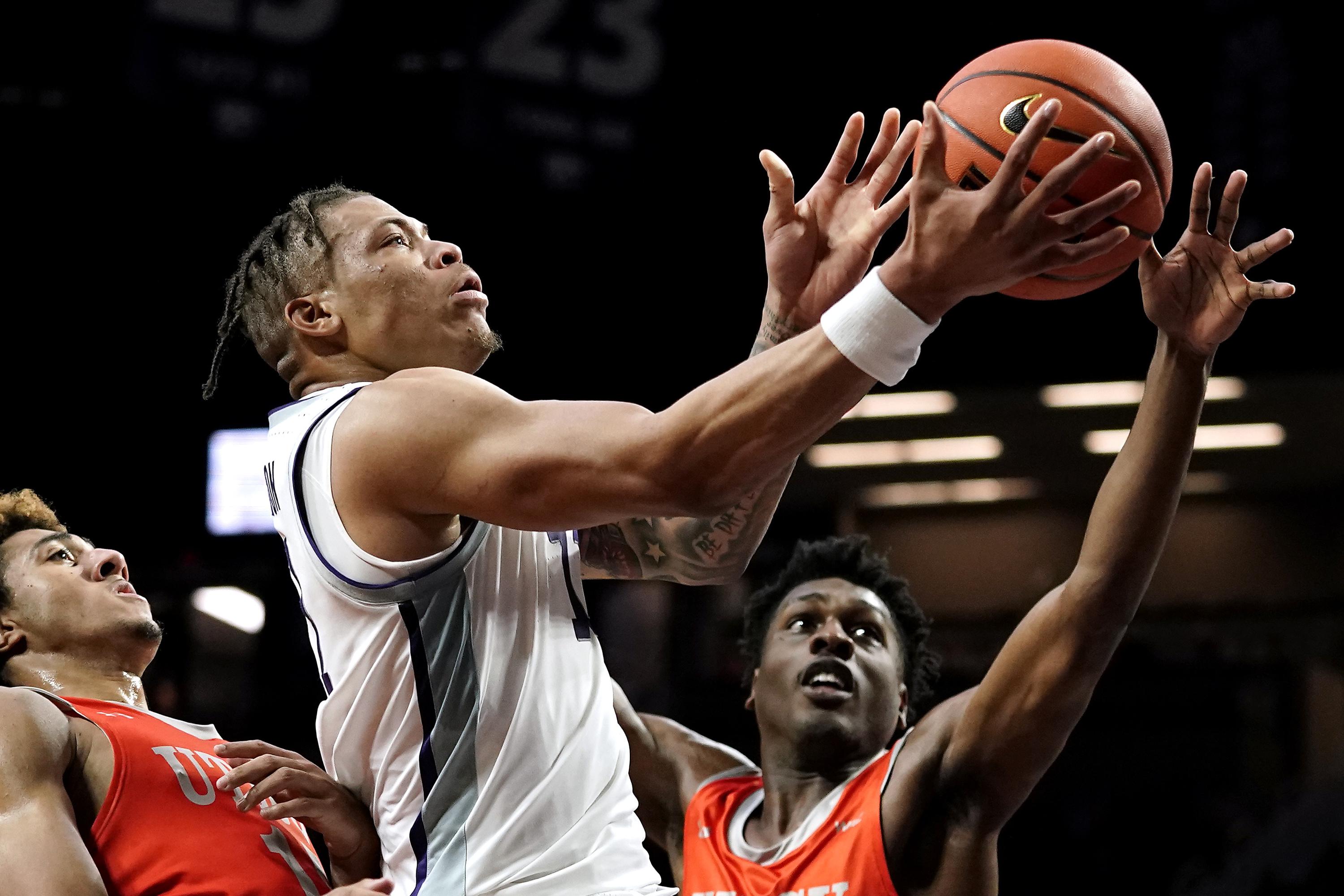 Johnson returns 2 years after collapse as K-State romps | AP News