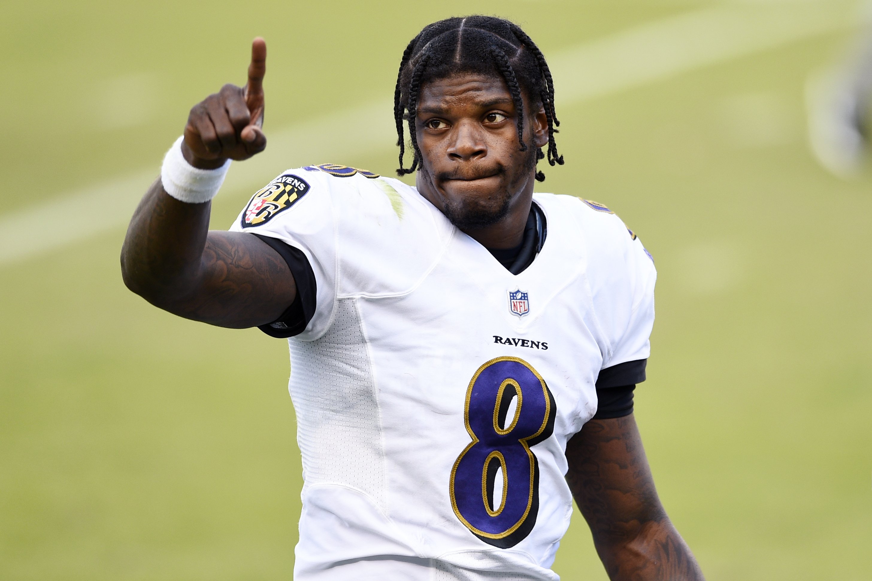 Ravens, Jackson seek to lift offense to a higher level | AP News