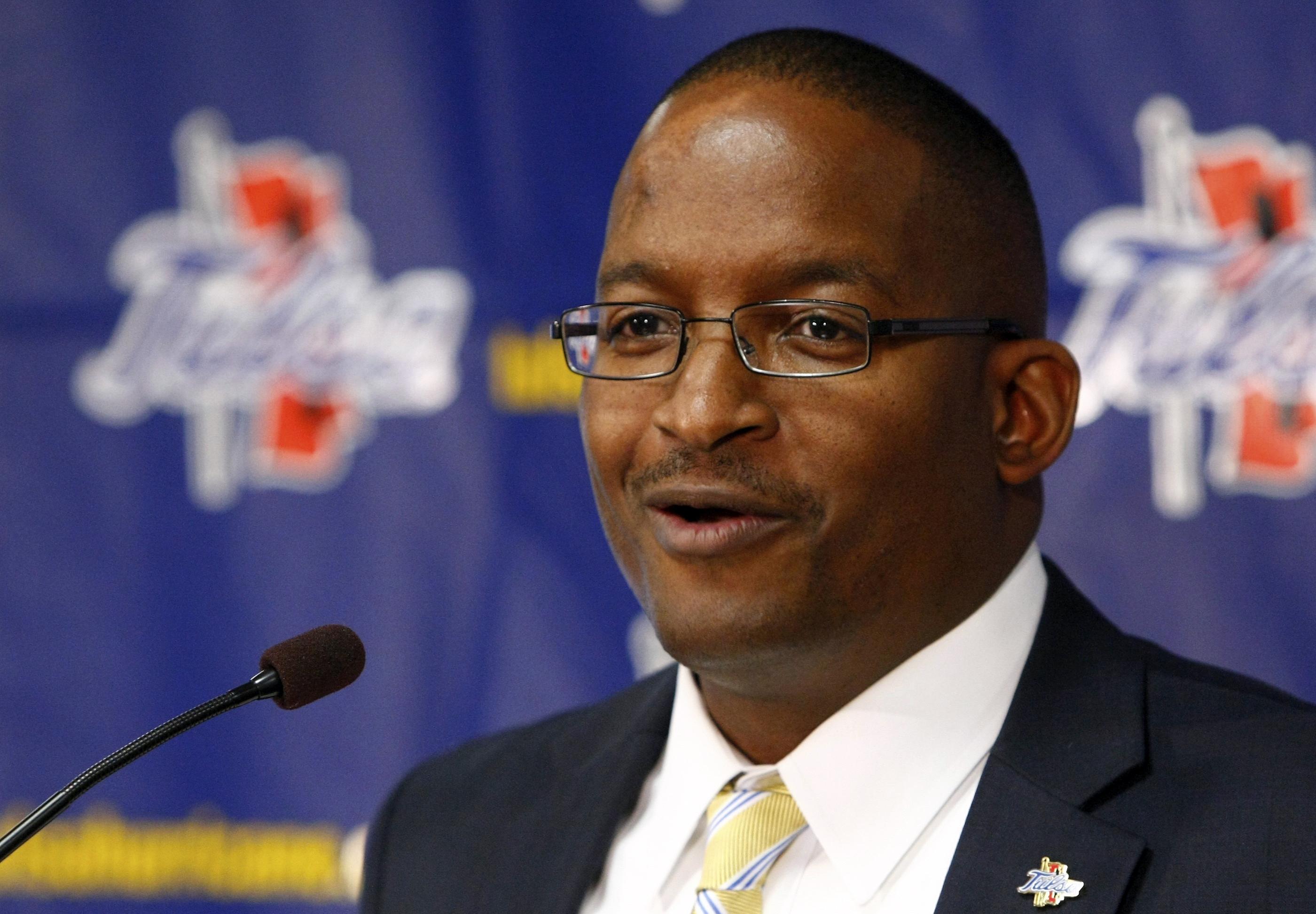 Northwestern hires NCAA executive Derrick Gragg as AD