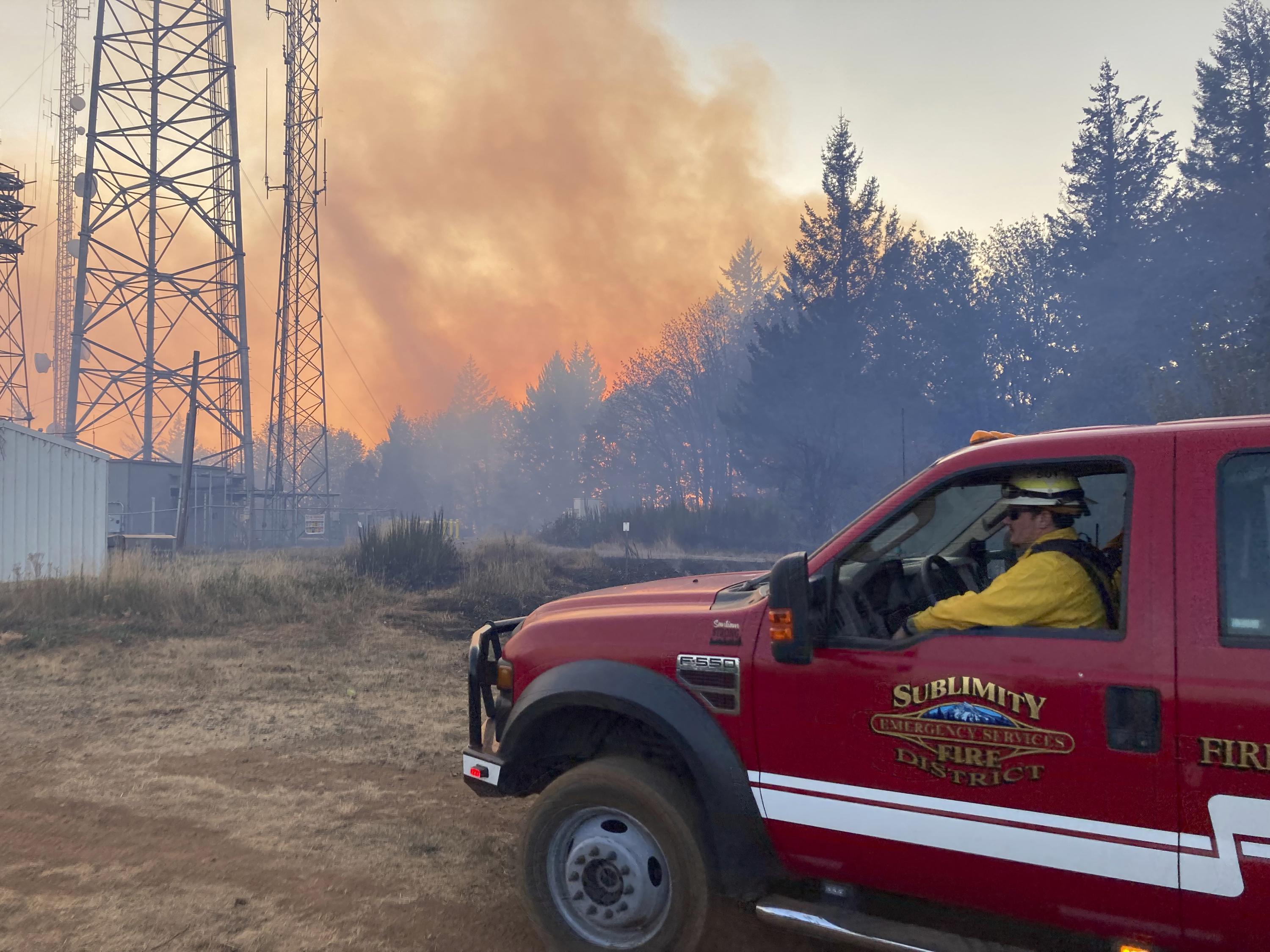 Oregon adopts Calif fire tactic, shuts power amid high winds | AP News