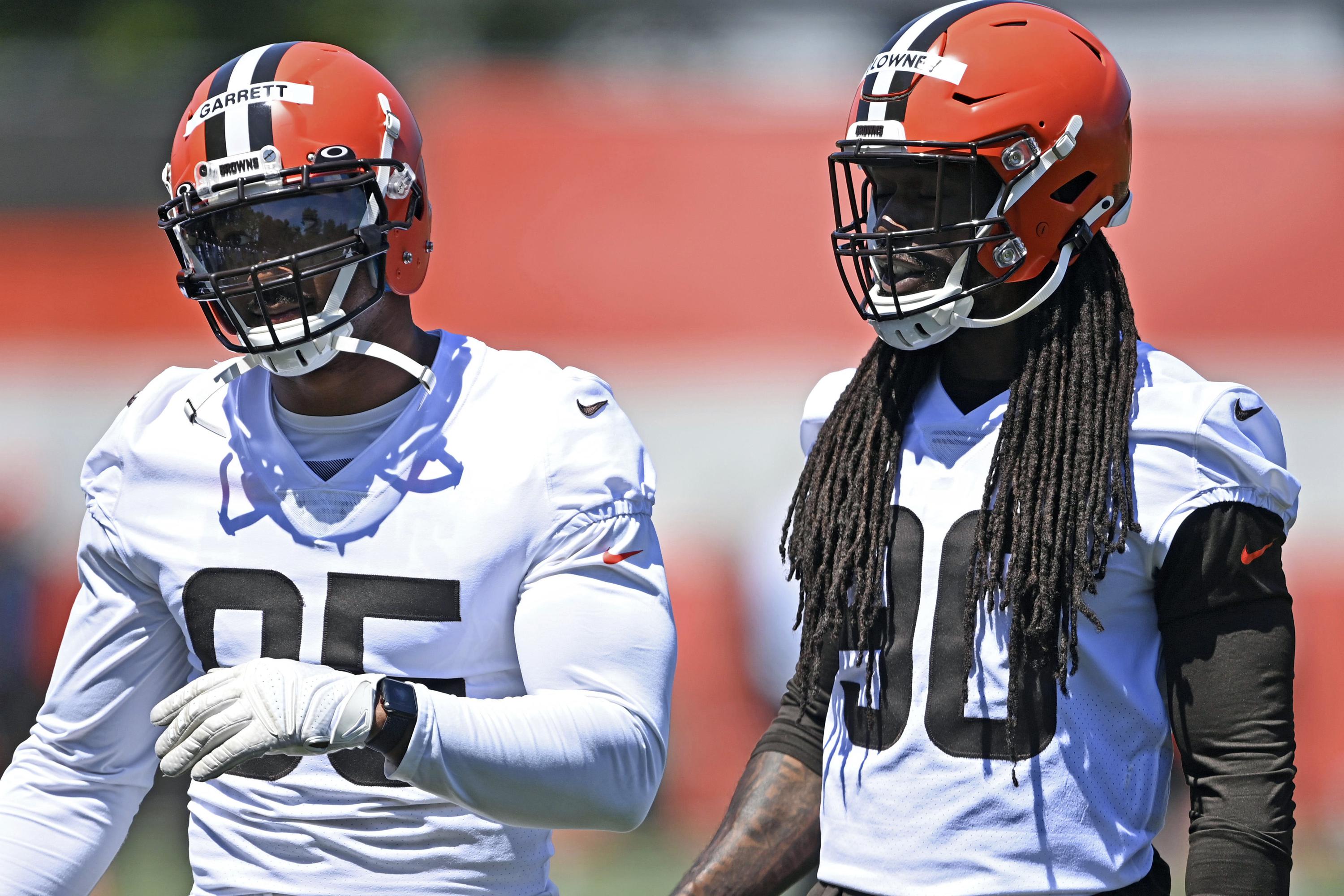 Browns' new-look defense faces tough first test with Chiefs | AP News