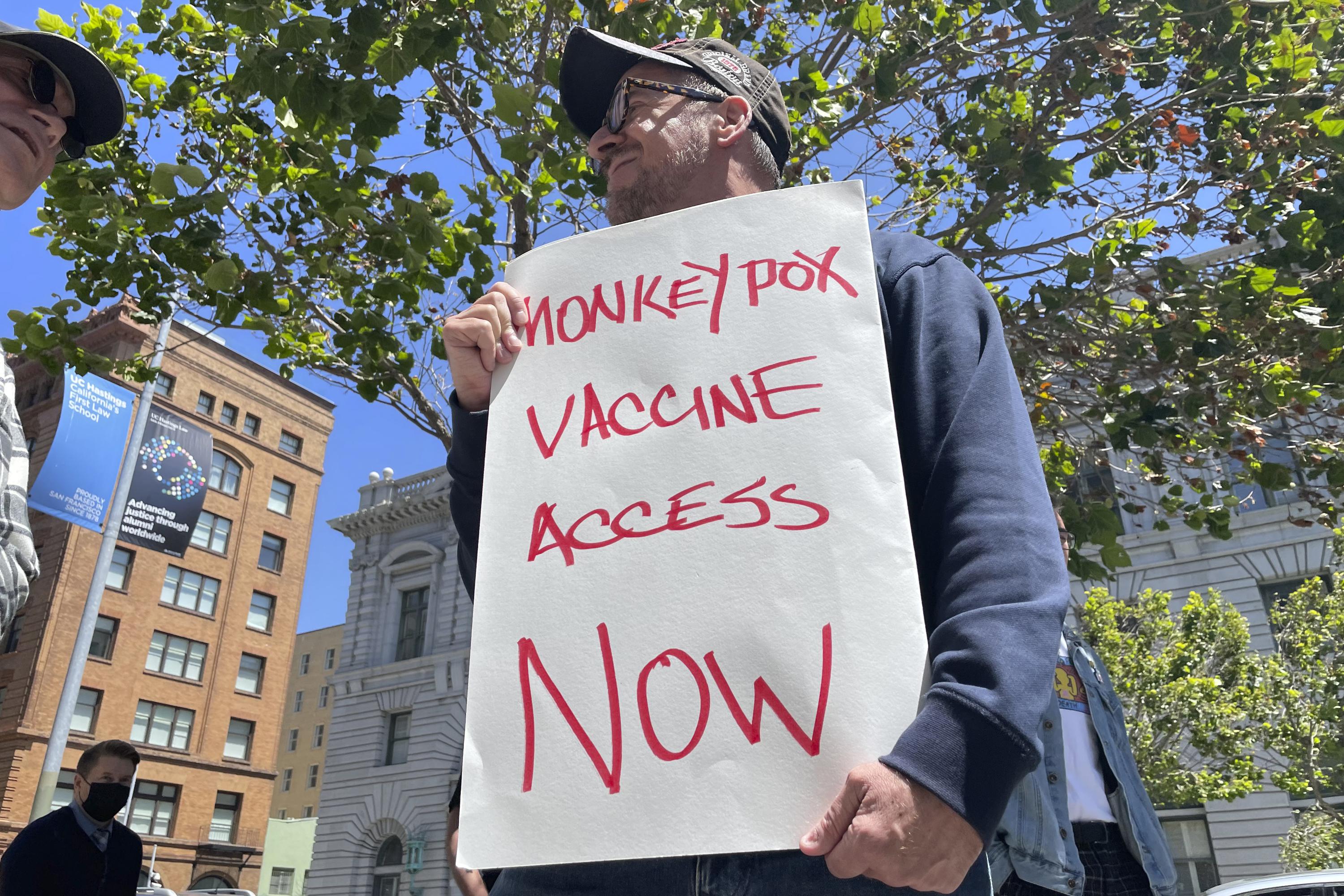 US will stretch monkeypox vaccine supply with smaller doses | AP News