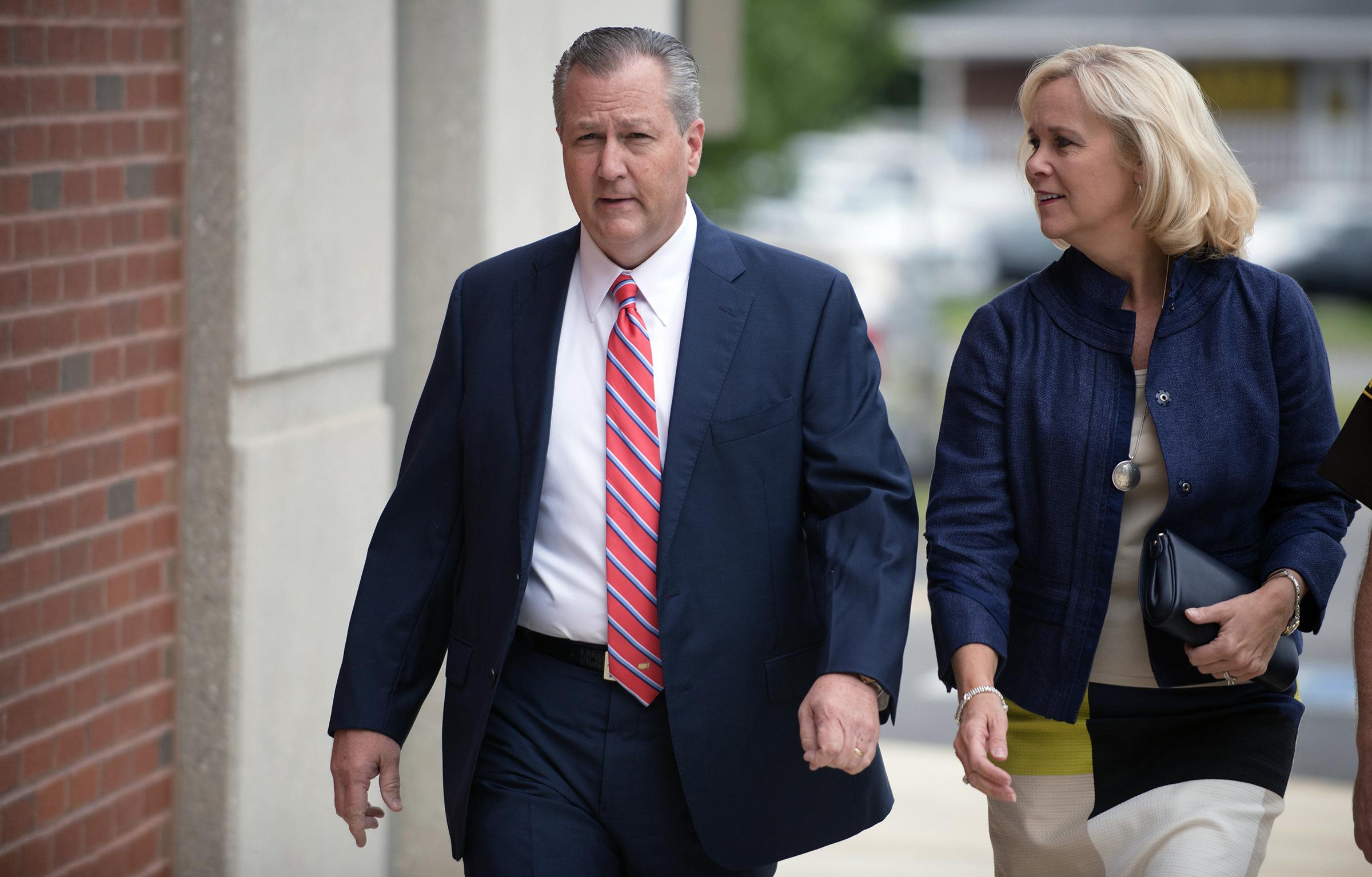 Hubbard apologies, seeks early release from prison | AP News