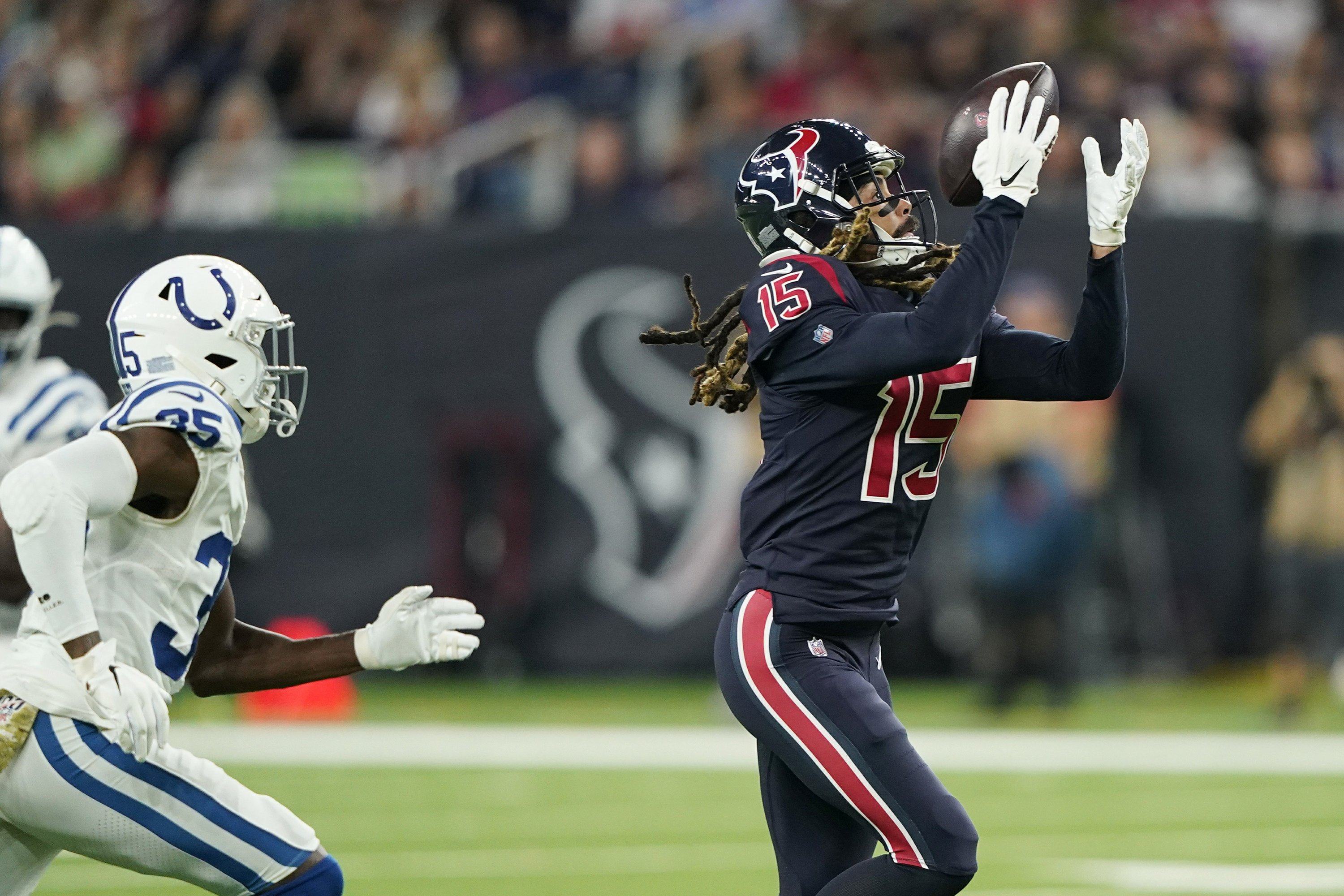 Hopkins has 2 TDs, Texans beat Colts 20-17 to top AFC South | AP News