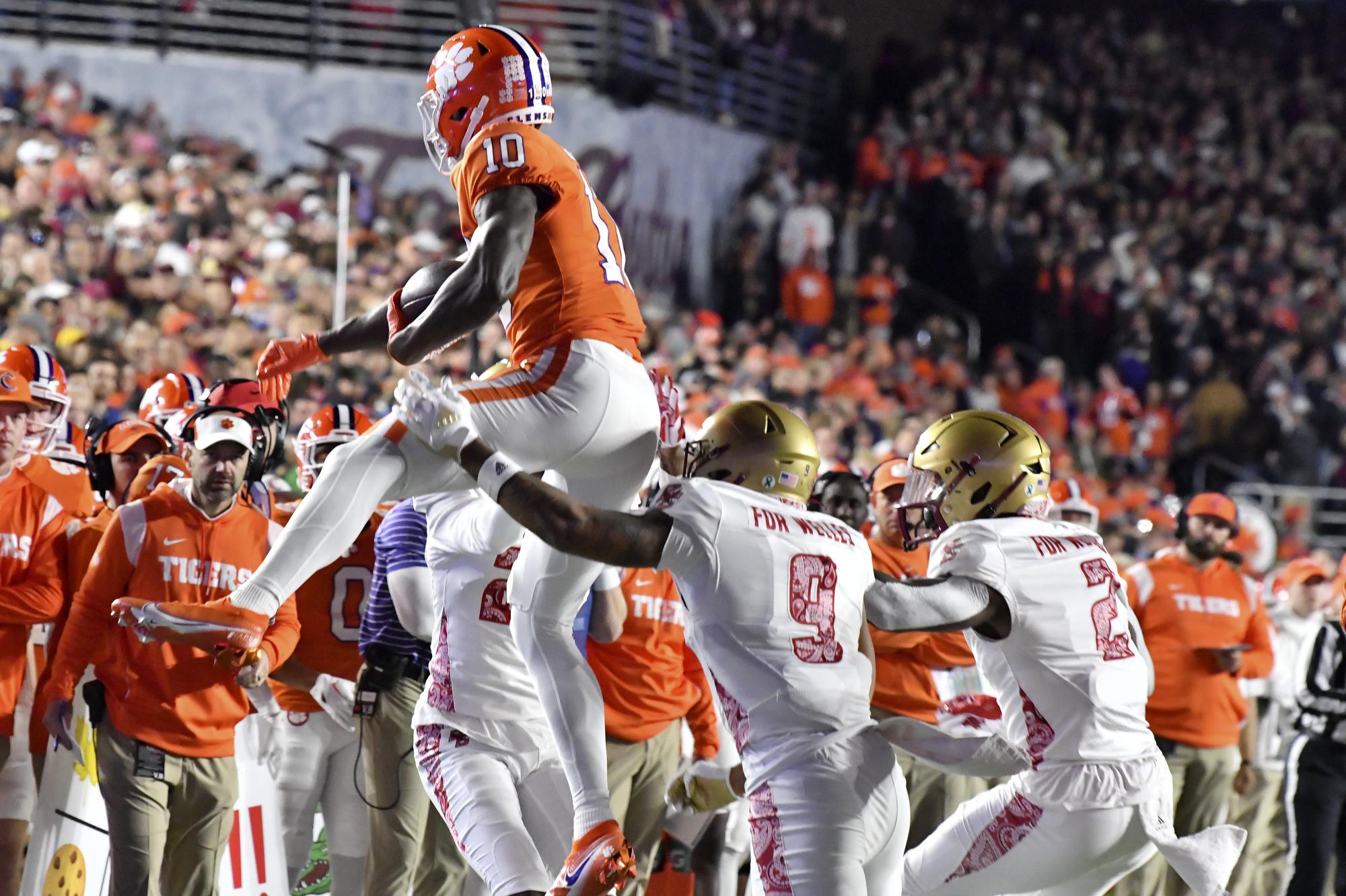 Clemson breaks it open in 2nd half, tops Boston College 31-3 | AP News