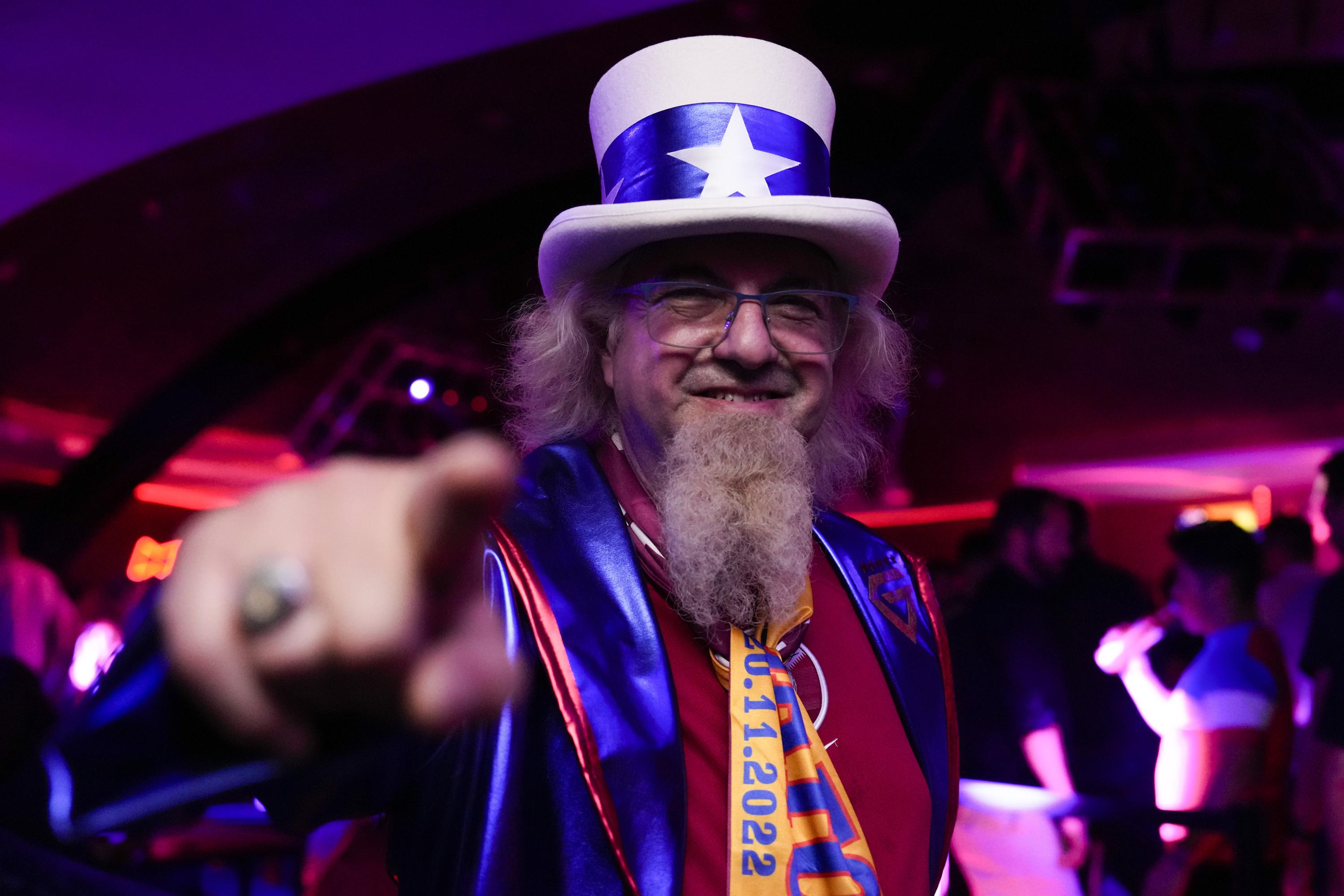 American fans give up Thanksgiving to travel to World Cup | AP News