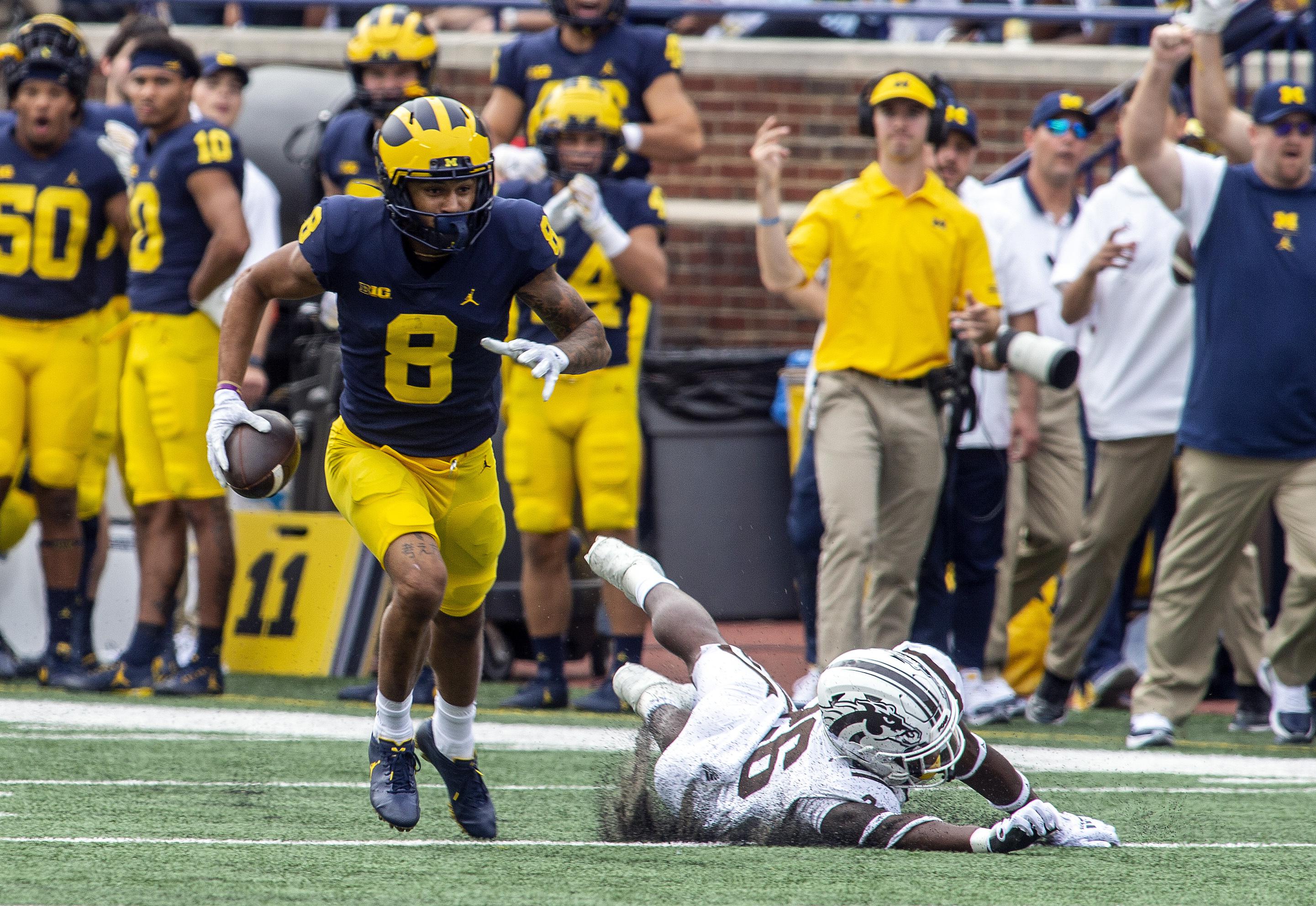 Michigan WR Ronnie Bell out for season with knee injury | AP News