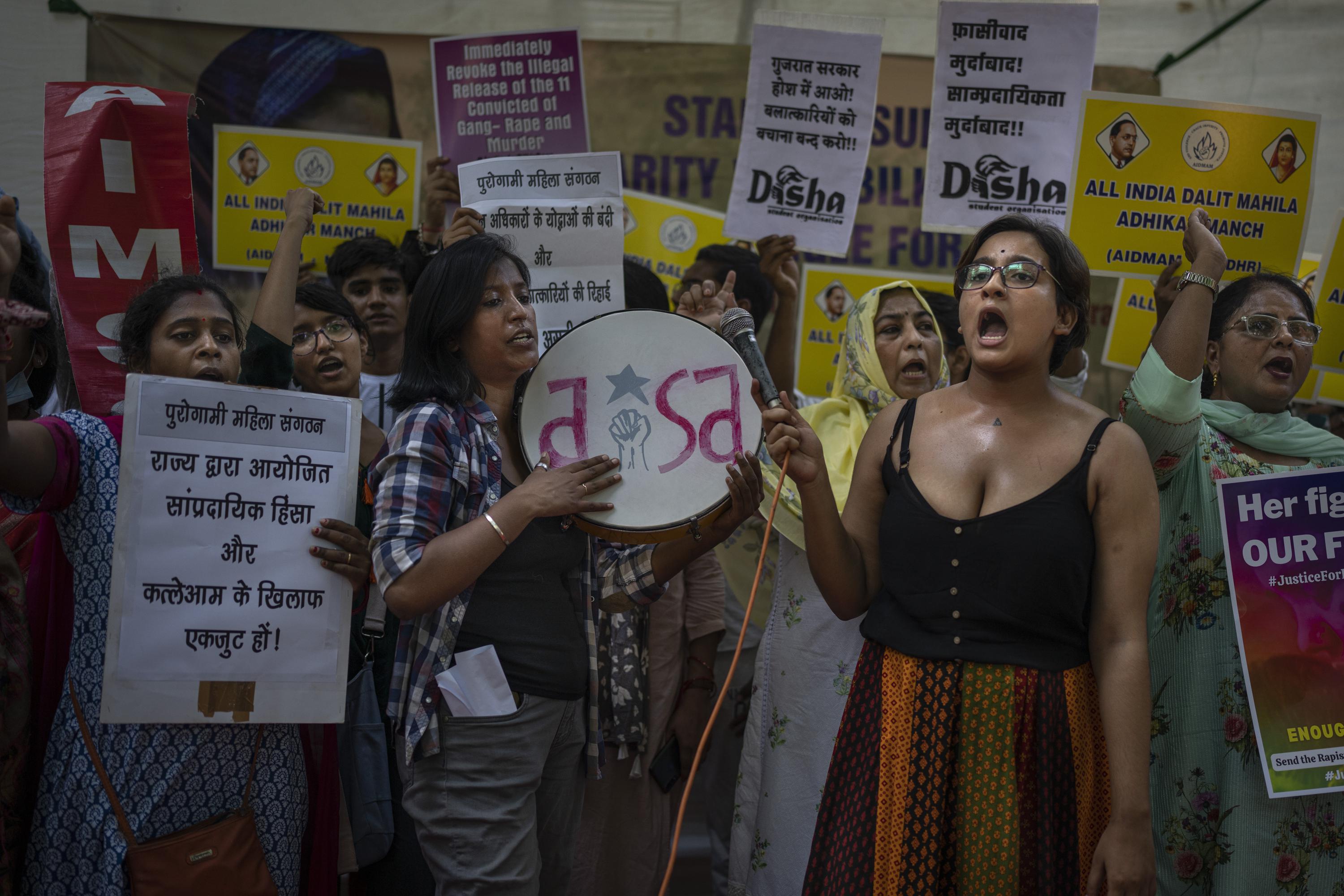 Protestas en India por la liberación de 11 violadores presos | AP News