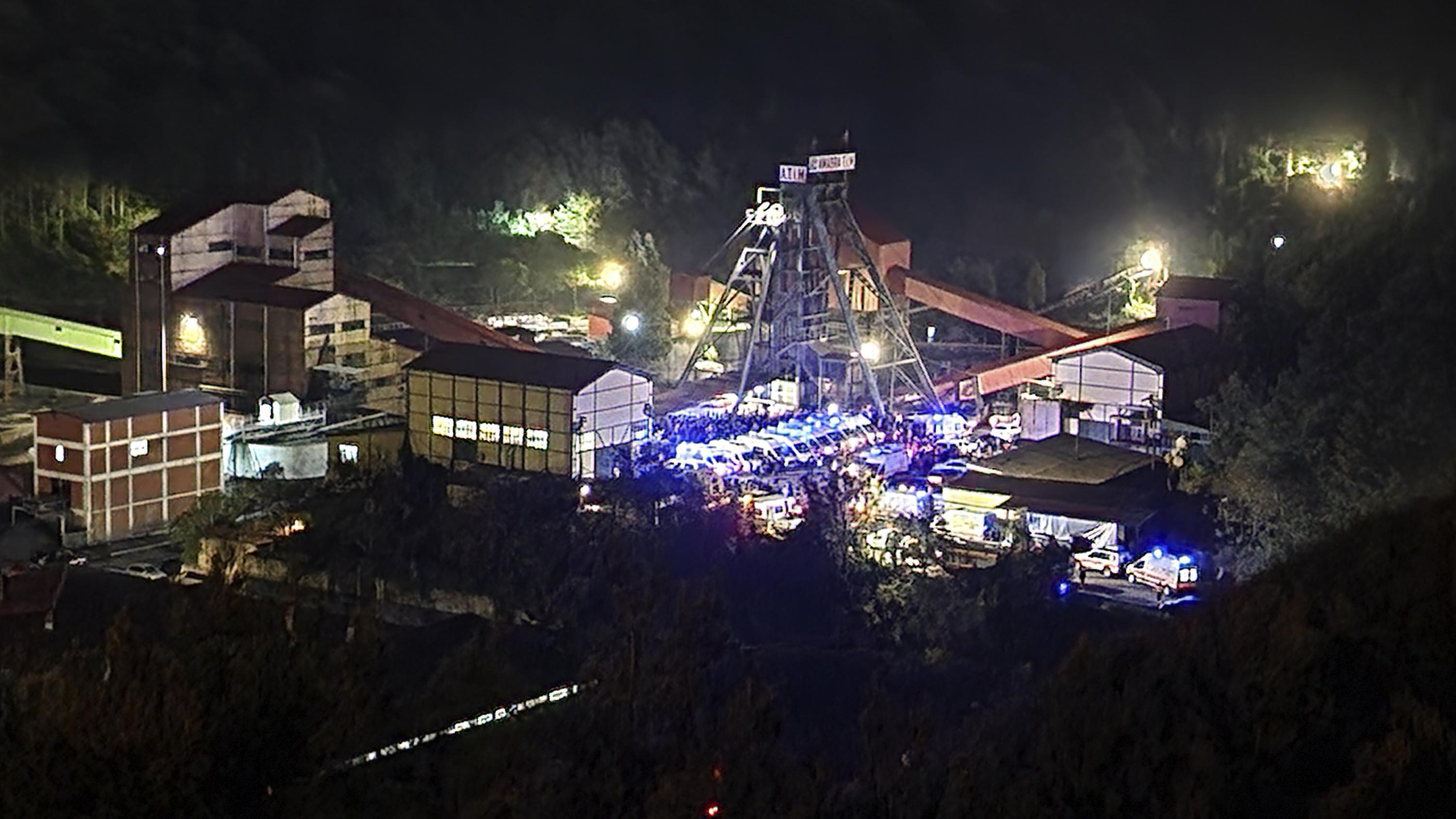 Officials: 25 dead, many trapped in Turkish coal mine blast | AP News