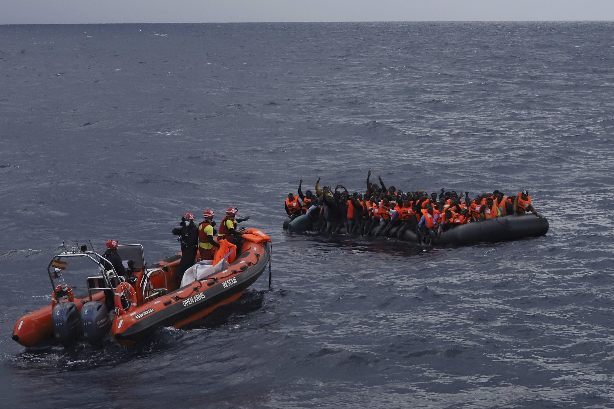 Seis Migrantes Muertos Tras Naufragio En El Mediterráneo