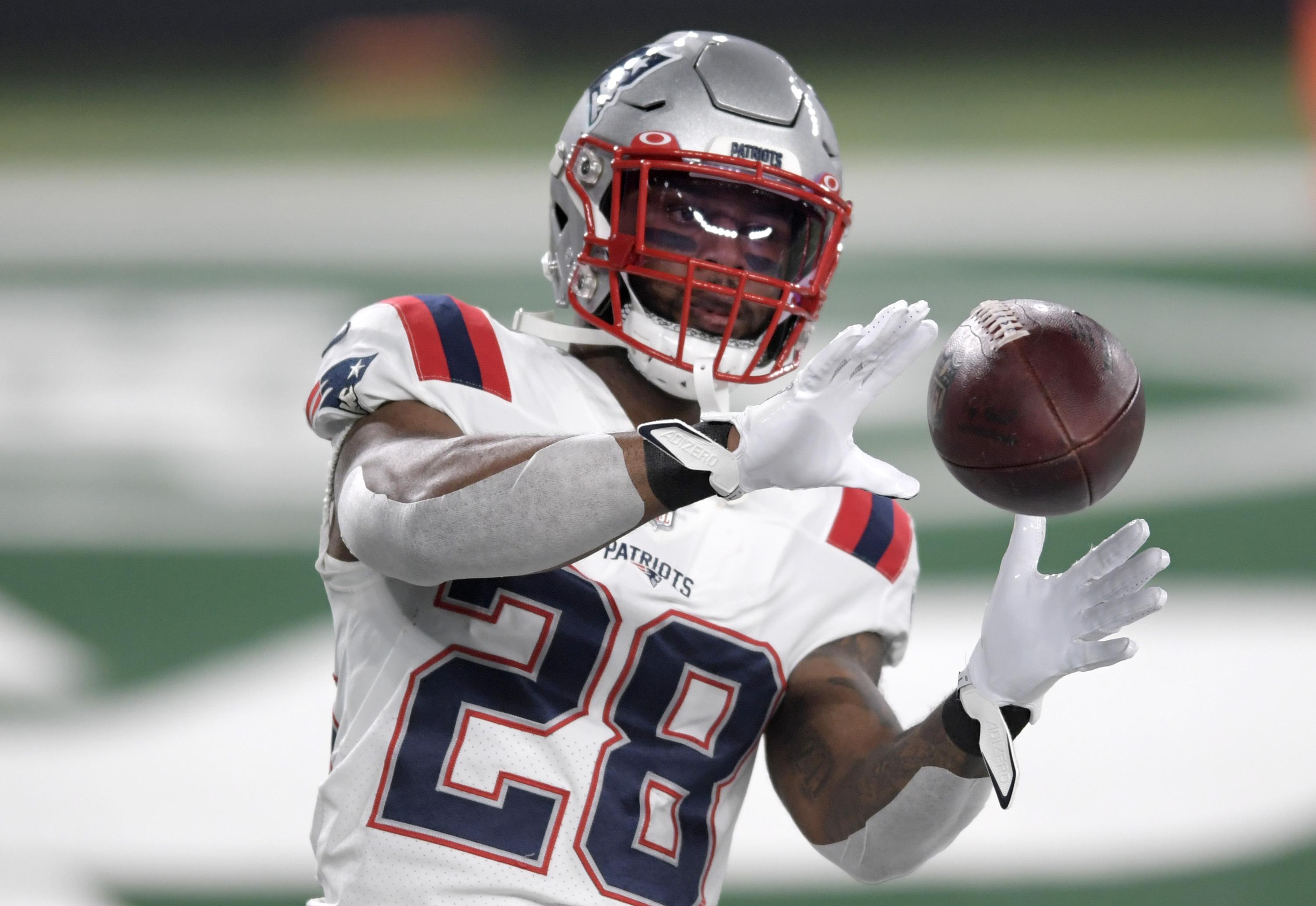 Patriots' White ready to turn page on painful 2020 season | AP News
