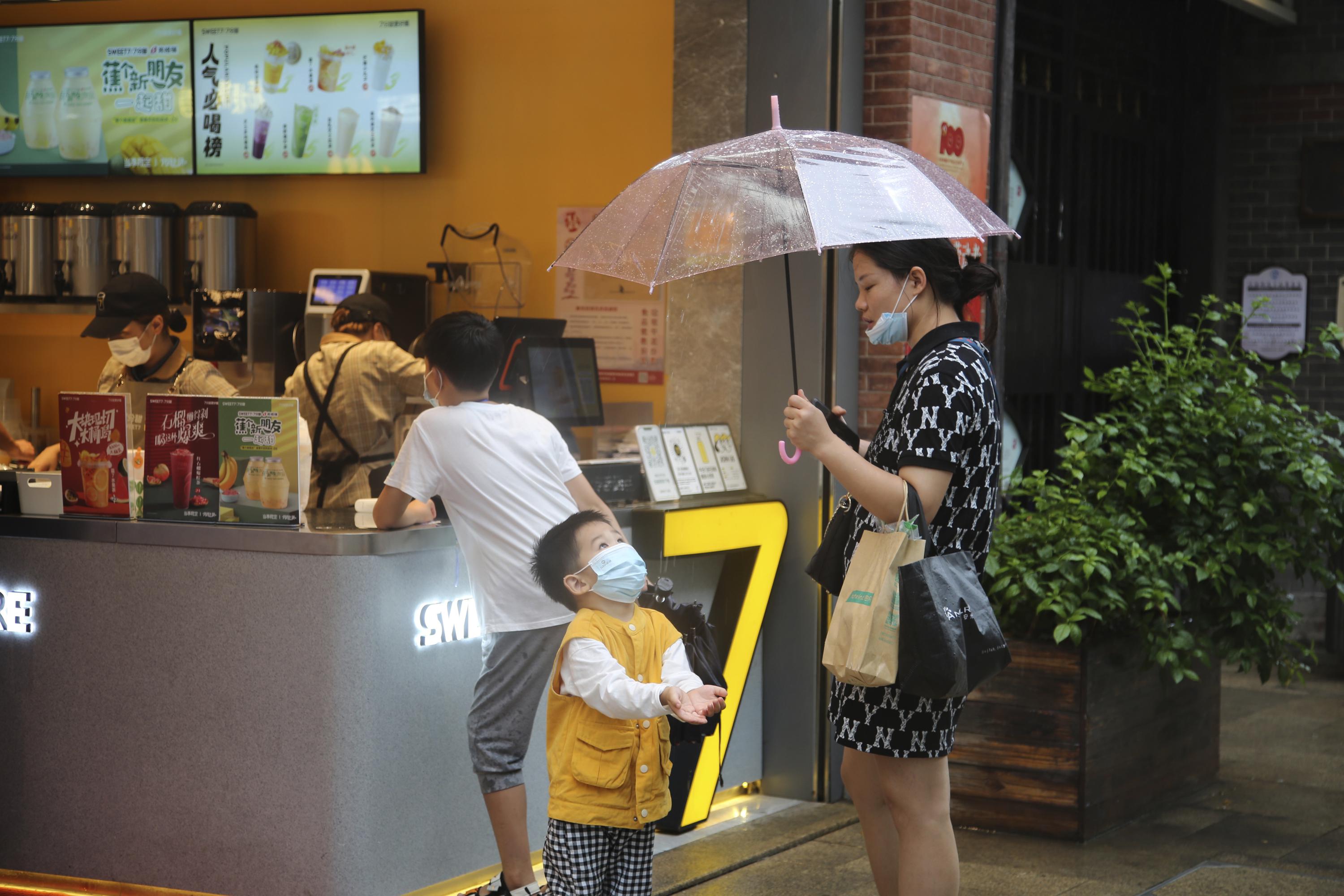 Shanghai cuts transport as Typhoon Chanthu moves up coast | AP News