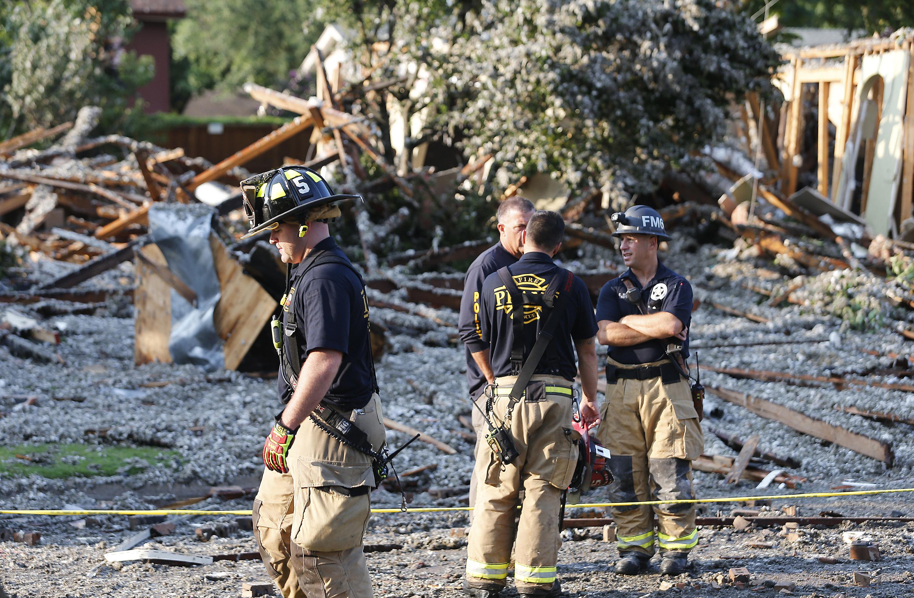 6 people injured after house explodes in Dallas suburb | AP News