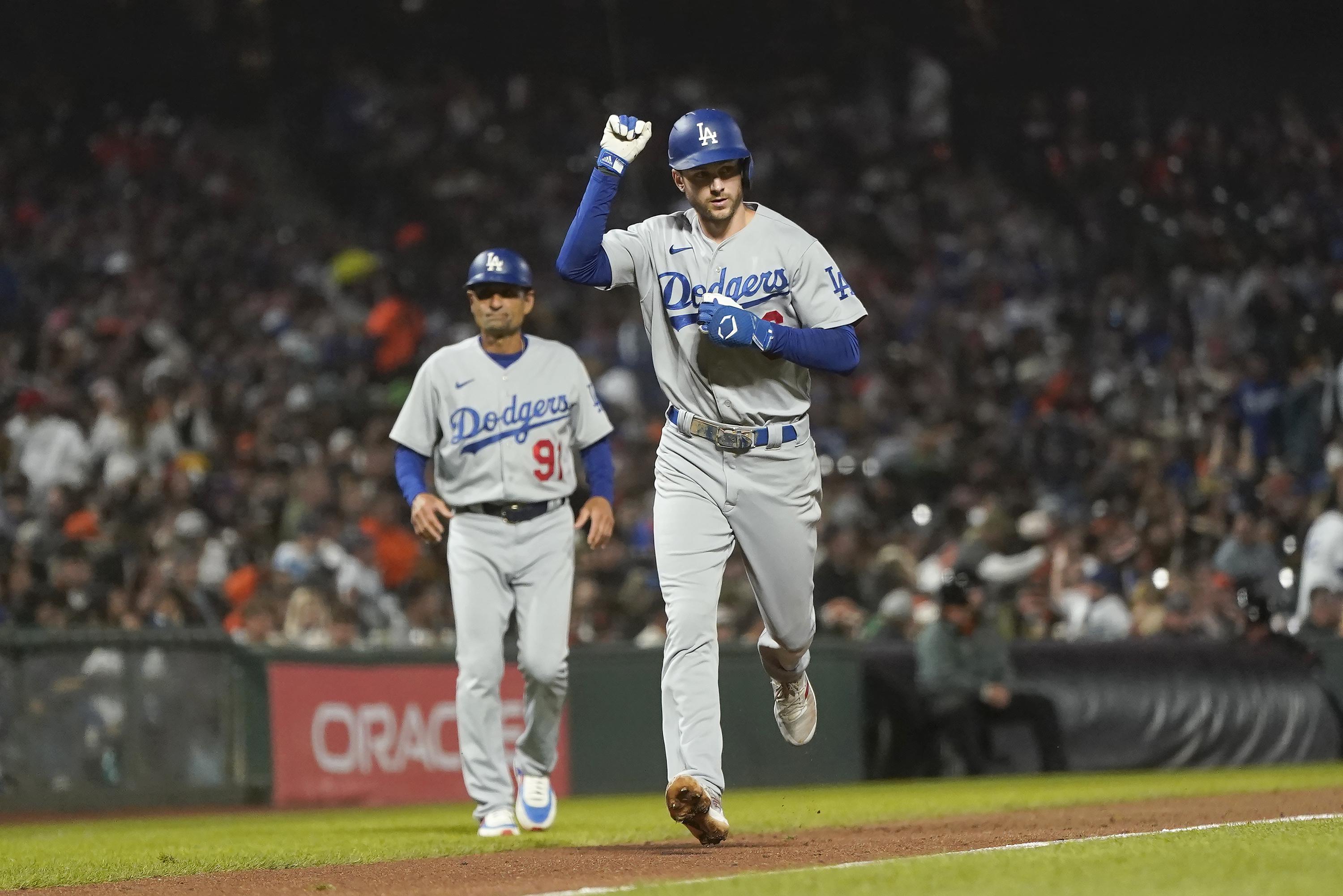Los Dodgers se imponen 8-2 a los Gigantes | AP News