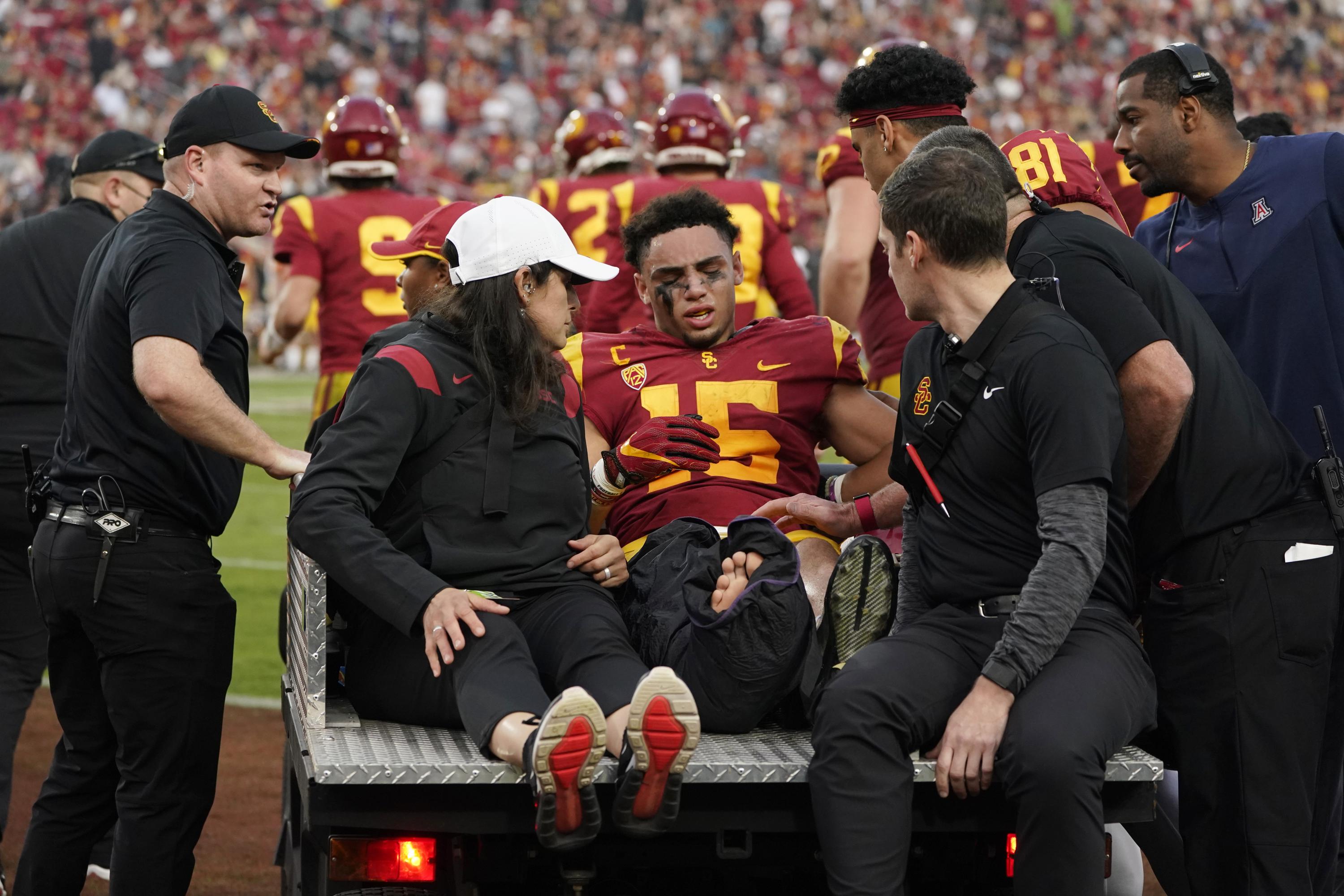 USC WR Drake London out for season with broken ankle | AP News