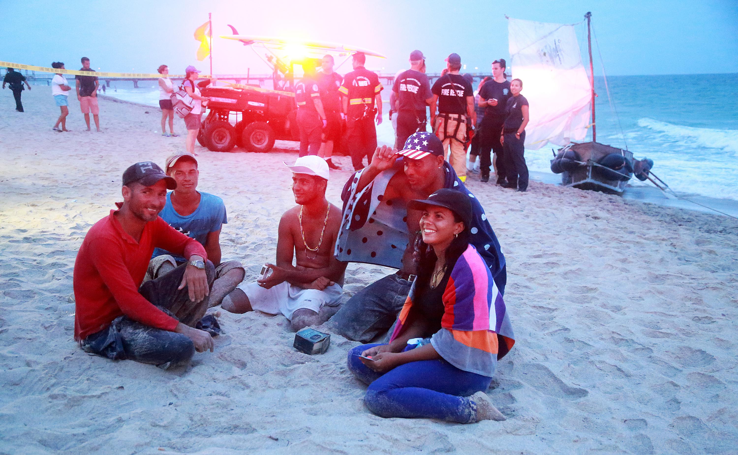 Llega balsa con 6 migrantes cubanos a Florida | AP News