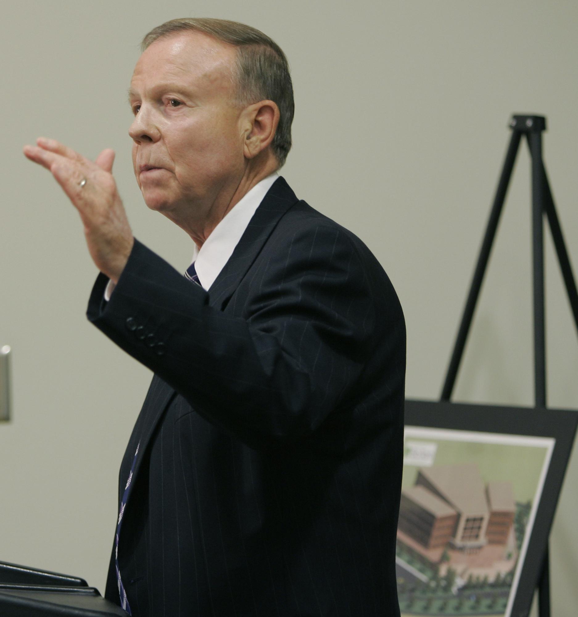 Wefald remembered as leader who made Kansas State 'relevant' | AP News