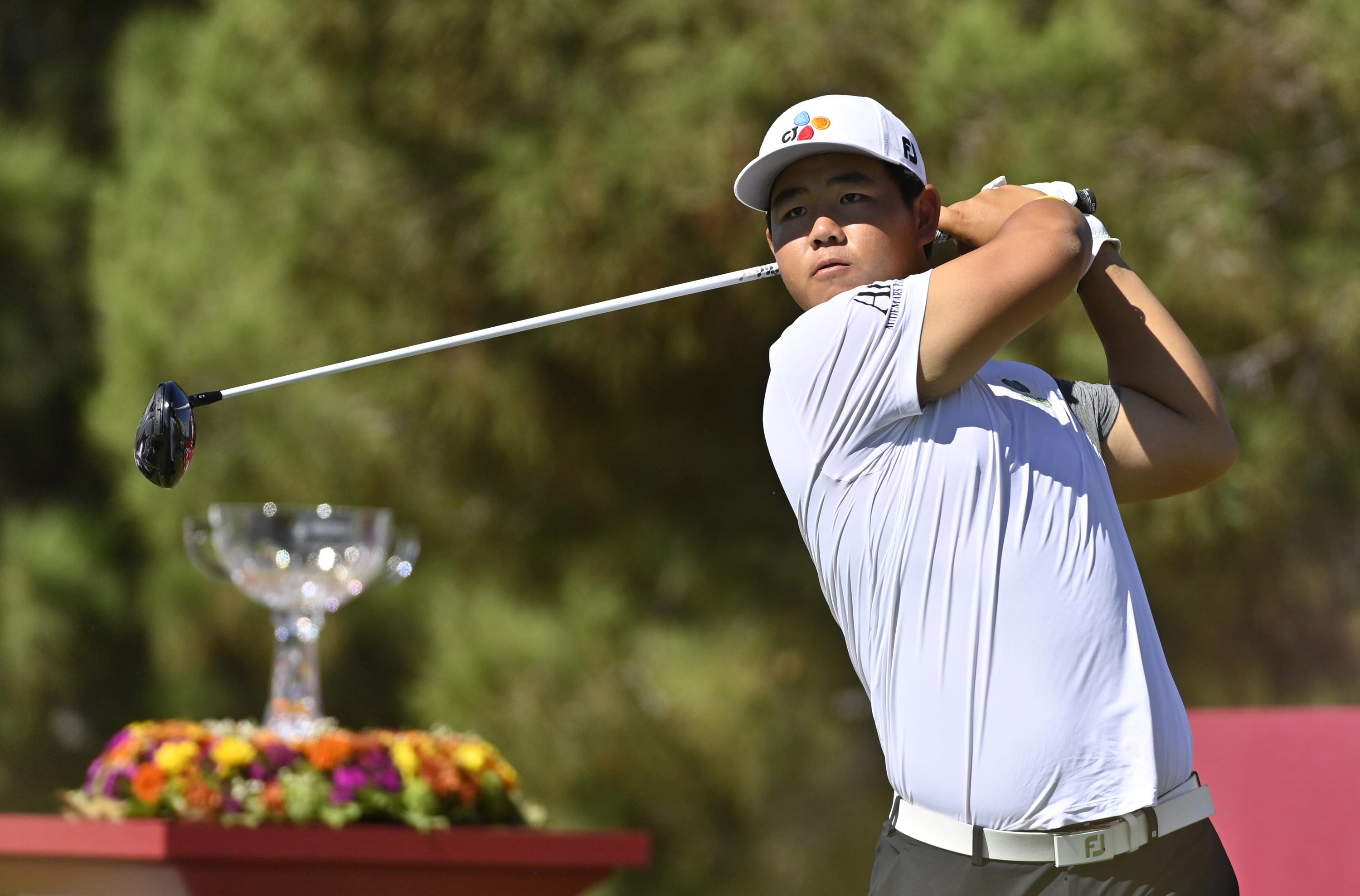Tom Kim wins in Las Vegas, Ewart Shadoff wins on LPGA Tour | AP News