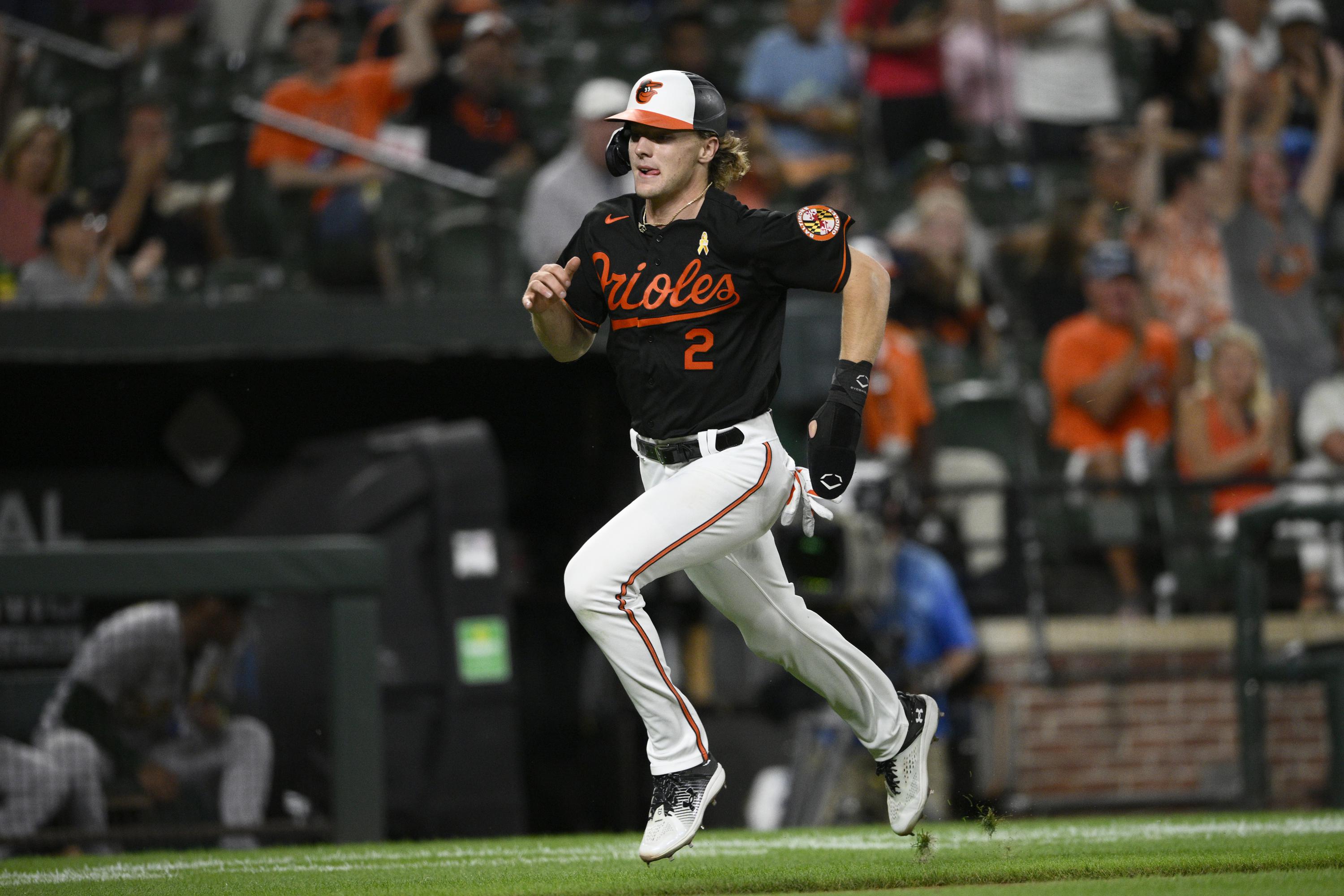 Henderson pega par de dobles al debutar en Baltimore | AP News