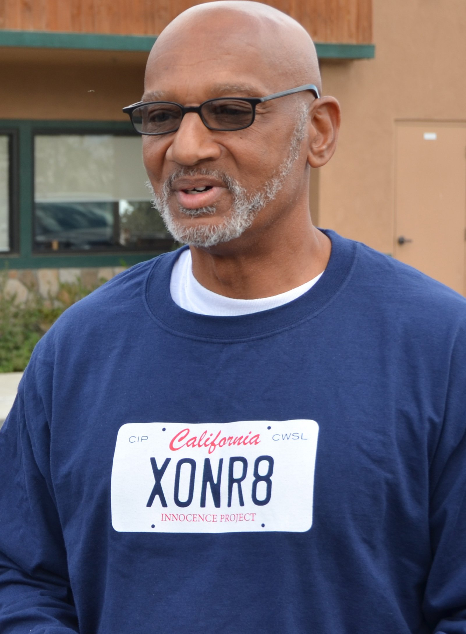 Man exonerated in 1998 California murder case files lawsuit | AP News