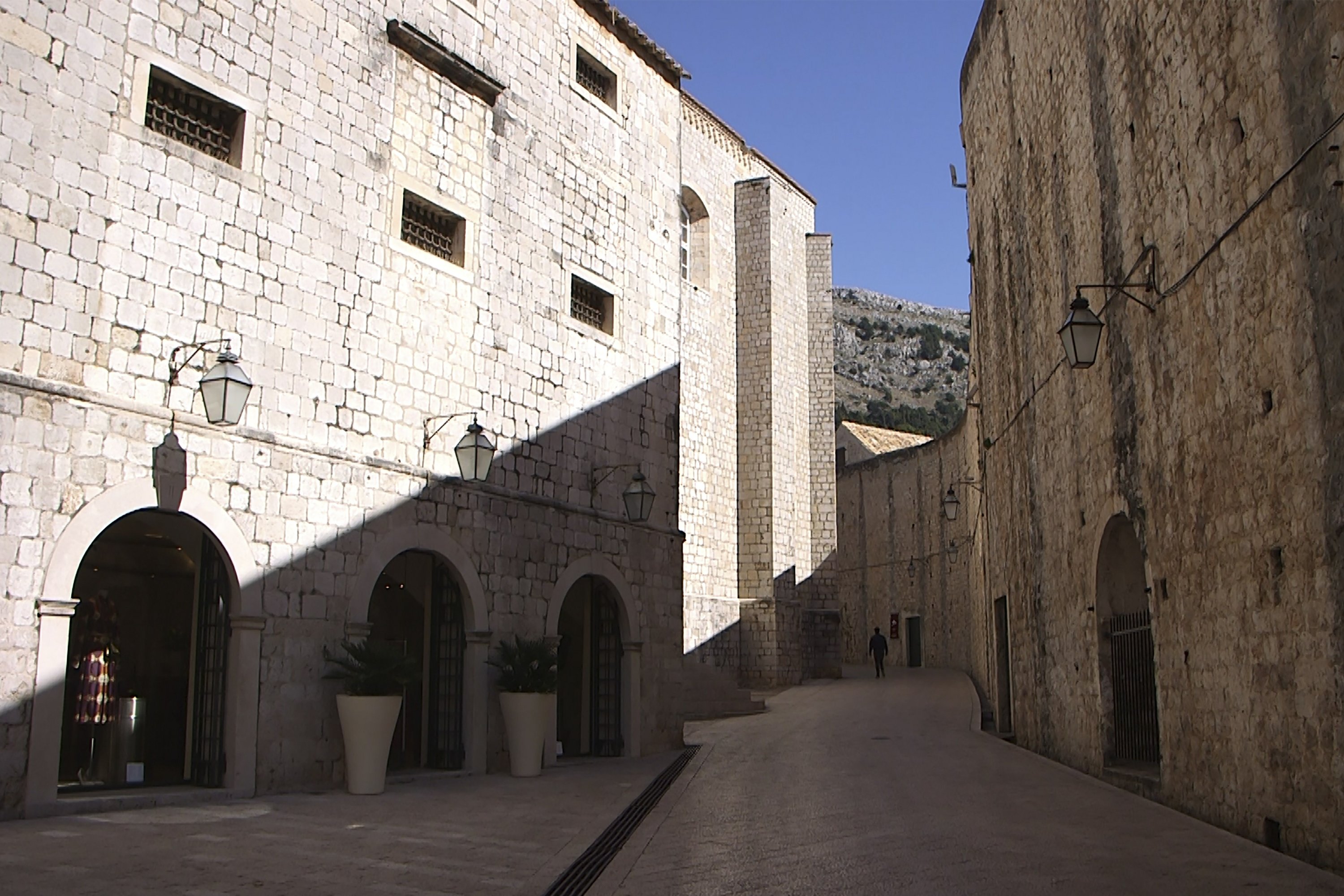 Croatia's Dubrovnik, home to ancient quarantine facilities | AP News