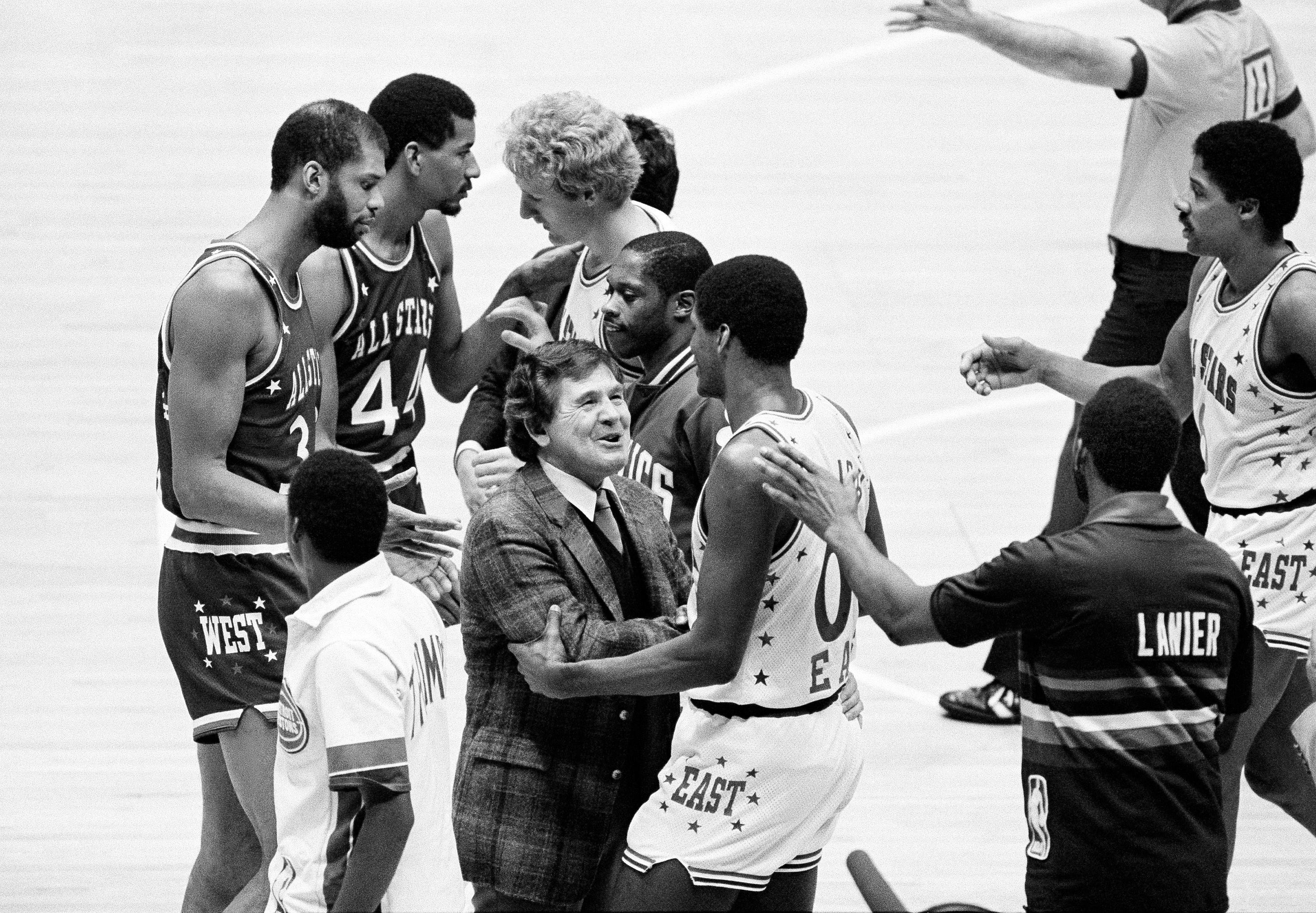 Hall of Fame coach Bill Fitch dies, led Celtics to '81 title | AP News