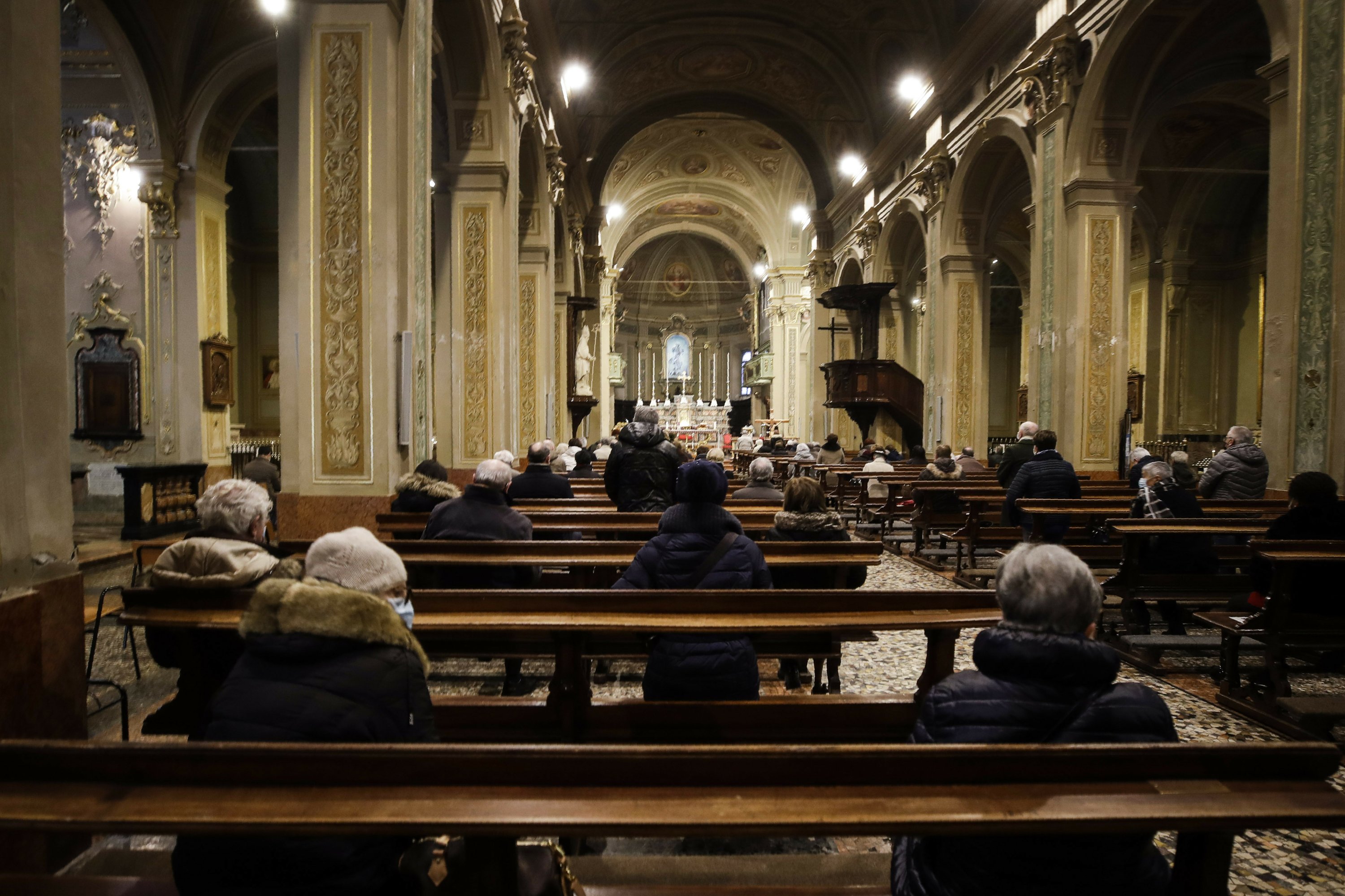 With heavy hearts, Italians mark year of COVID-19 outbreak | AP News