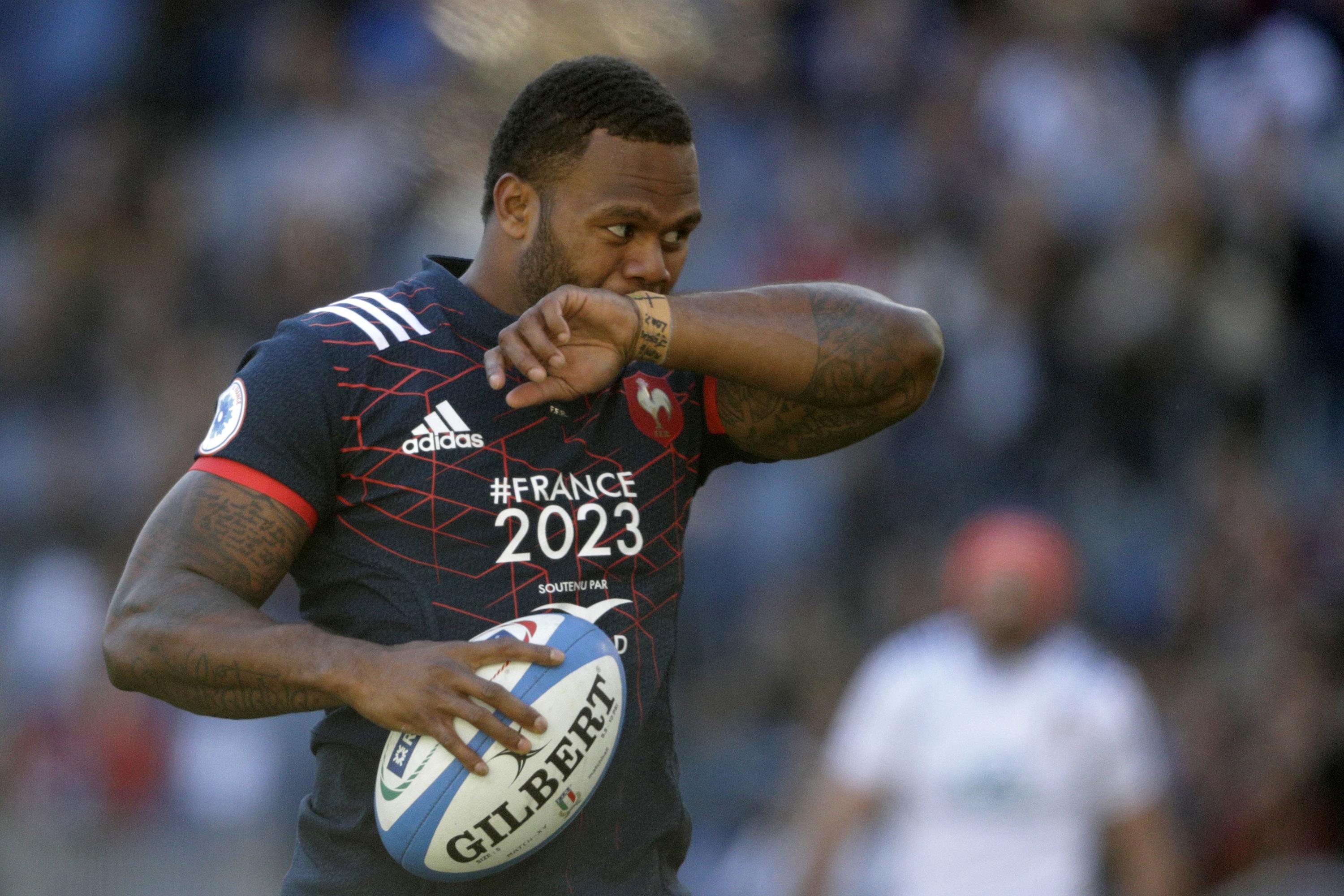Cardiac problem forces France center Vakatawa to retire | AP News