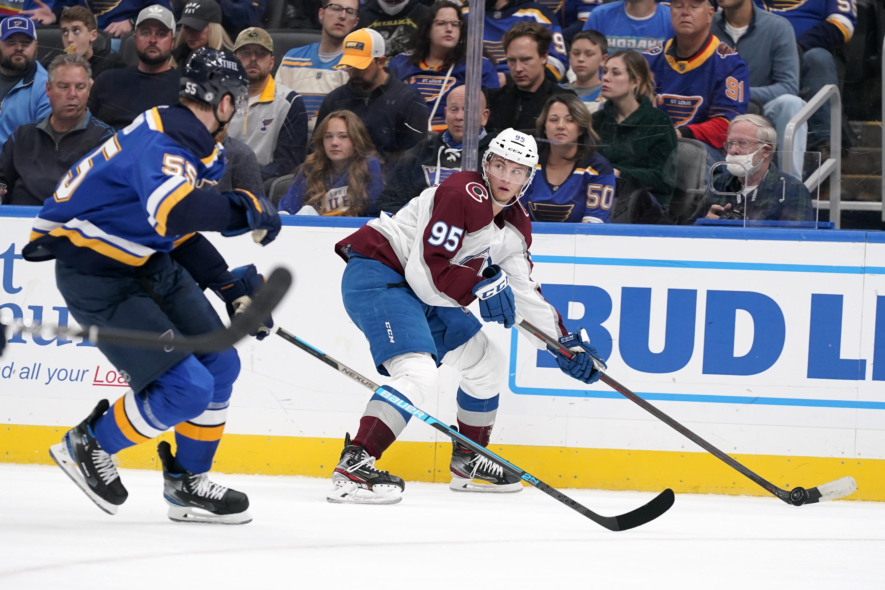 Compher scores twice in Colorado's 4-3 win over St. Louis | AP News