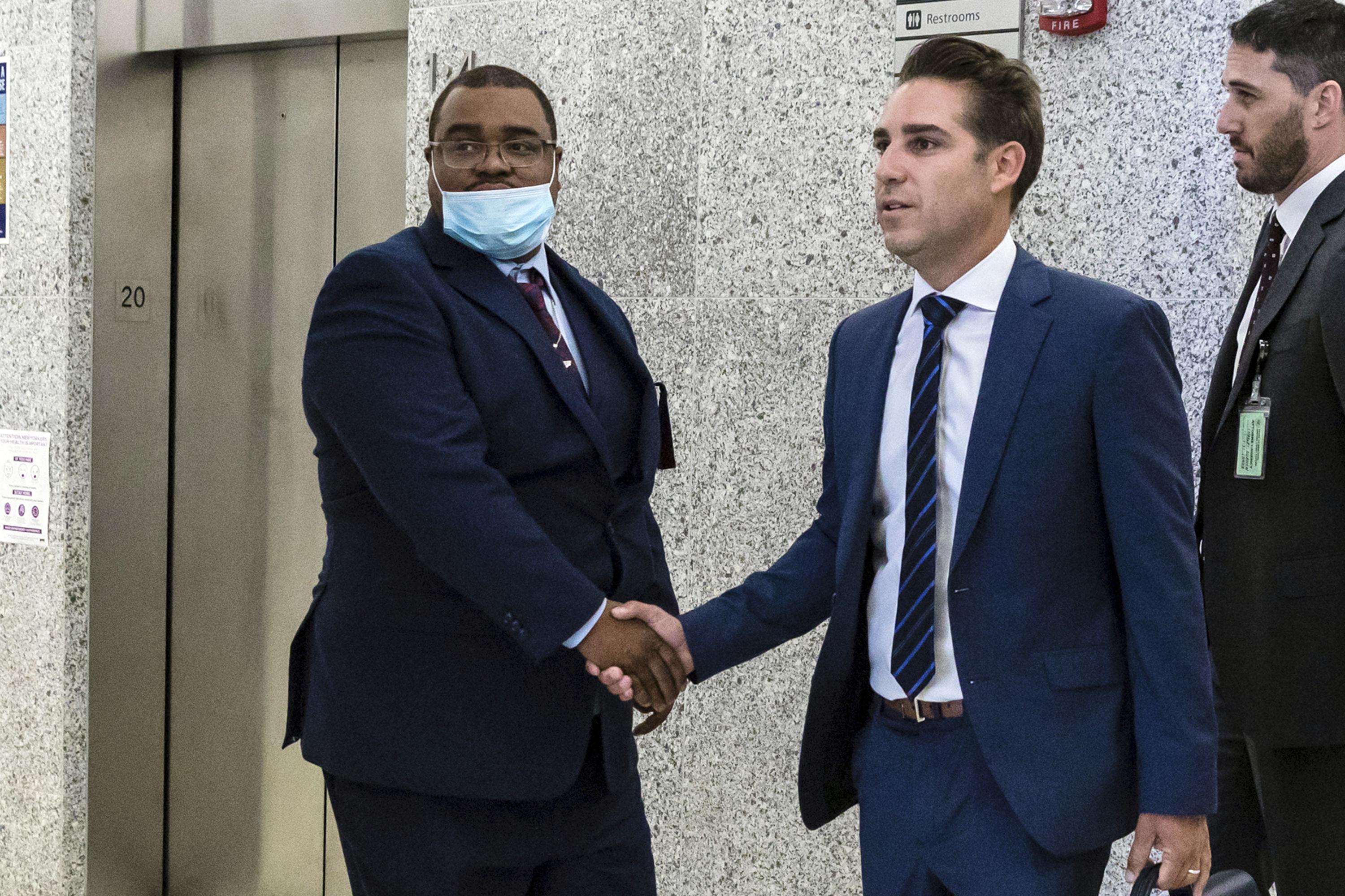 Man convicted in retrial that eyed ex-star sleuth's conduct | AP News