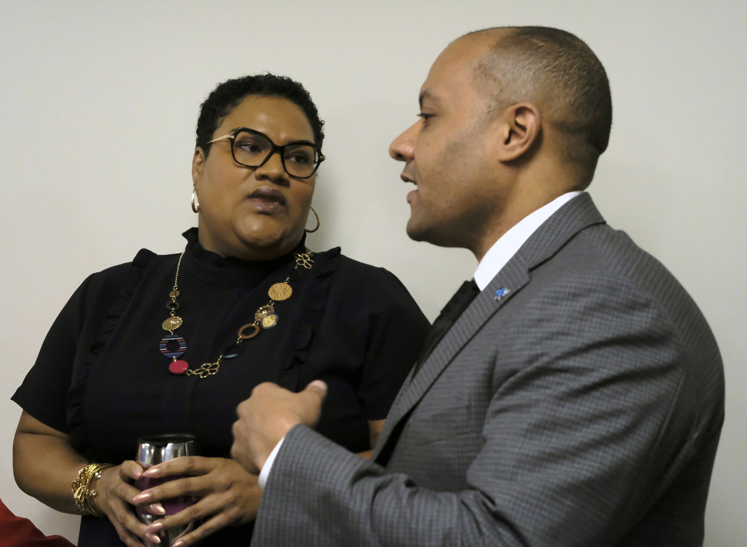 Virginia Democrats weigh differing redistricting reforms | AP News