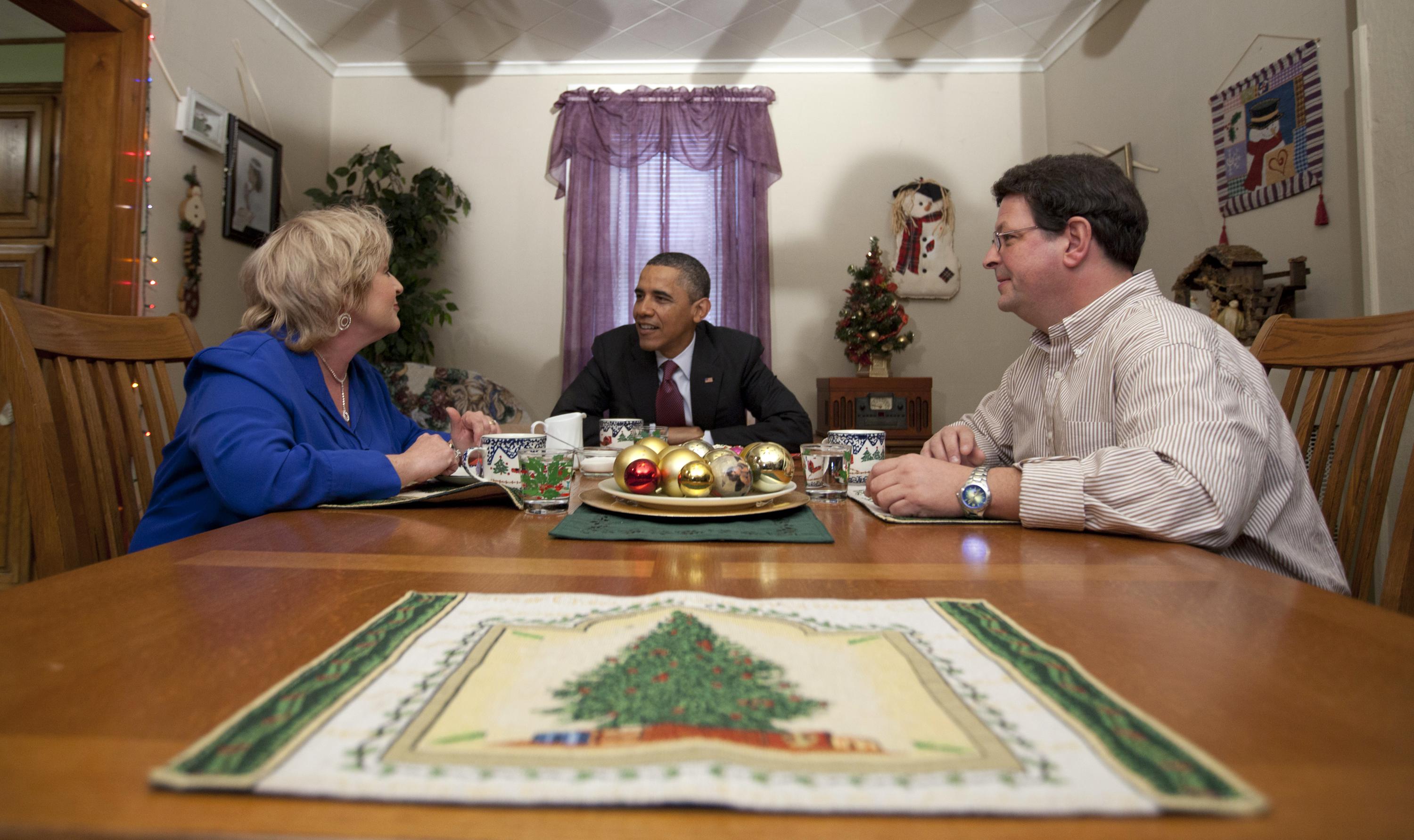 Obama's crossover message, from kitchen to mansion | AP News