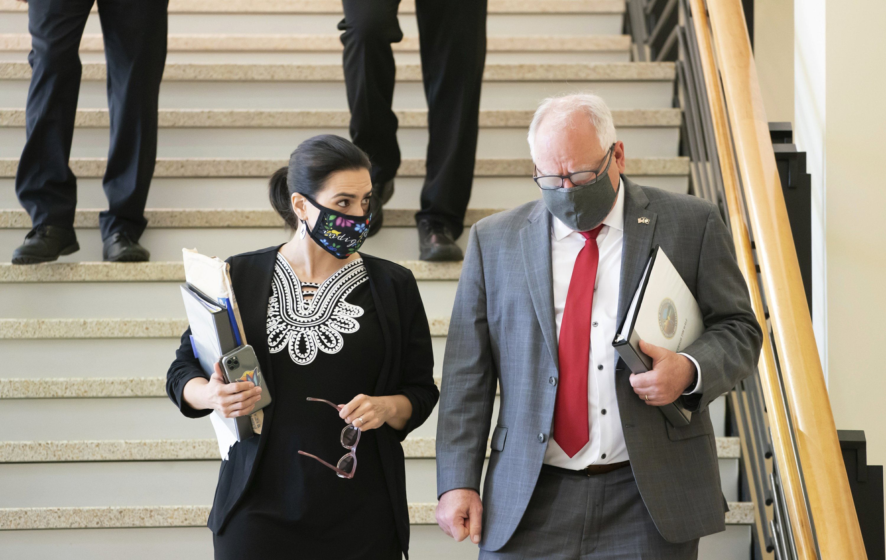 Minnesota governor announces statewide mask mandate | AP News