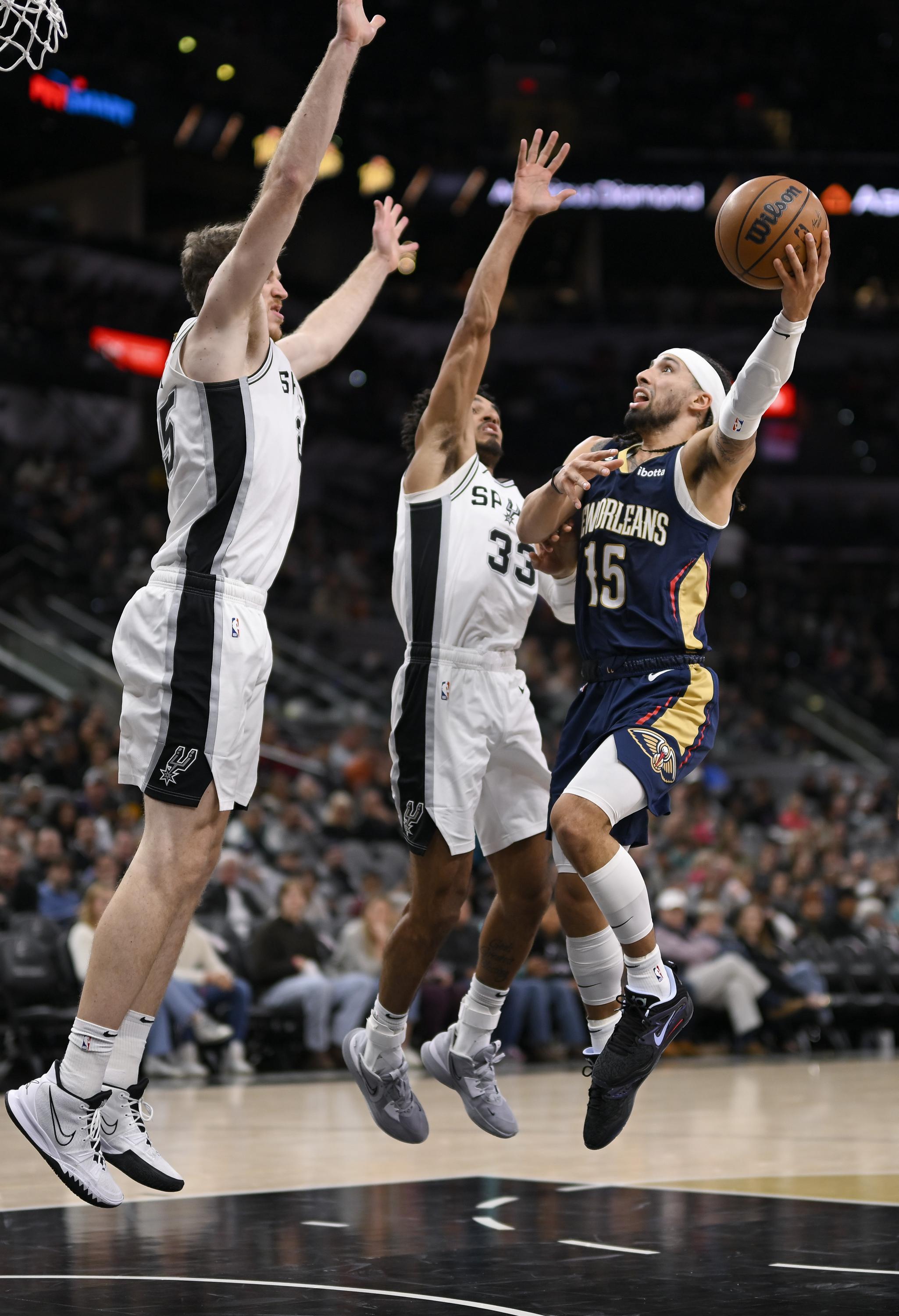 Pelicans superan a Spurs, suman seis derrotas seguidas | AP News
