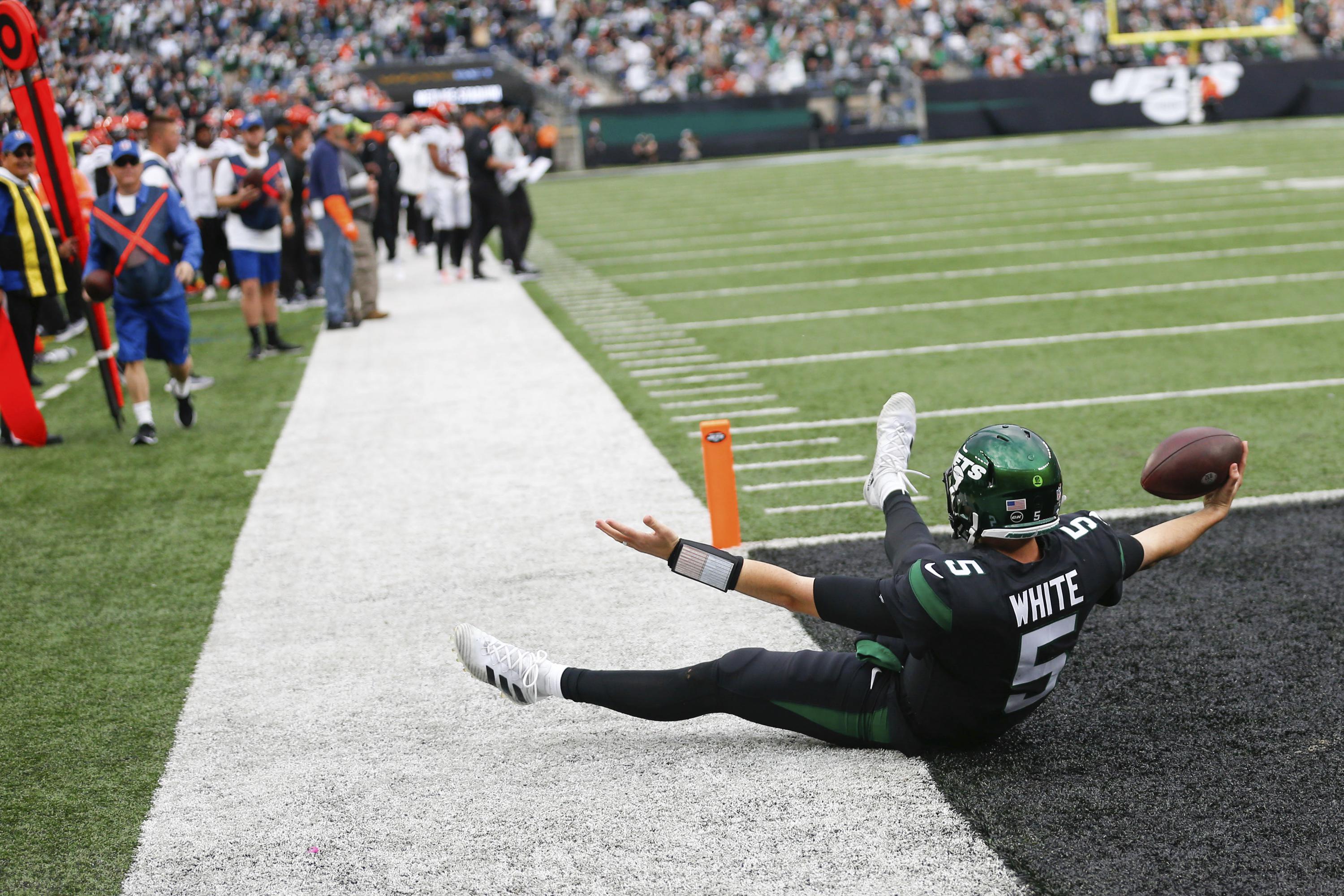 White's wild outing for Jets provides blueprint for Wilson | AP News
