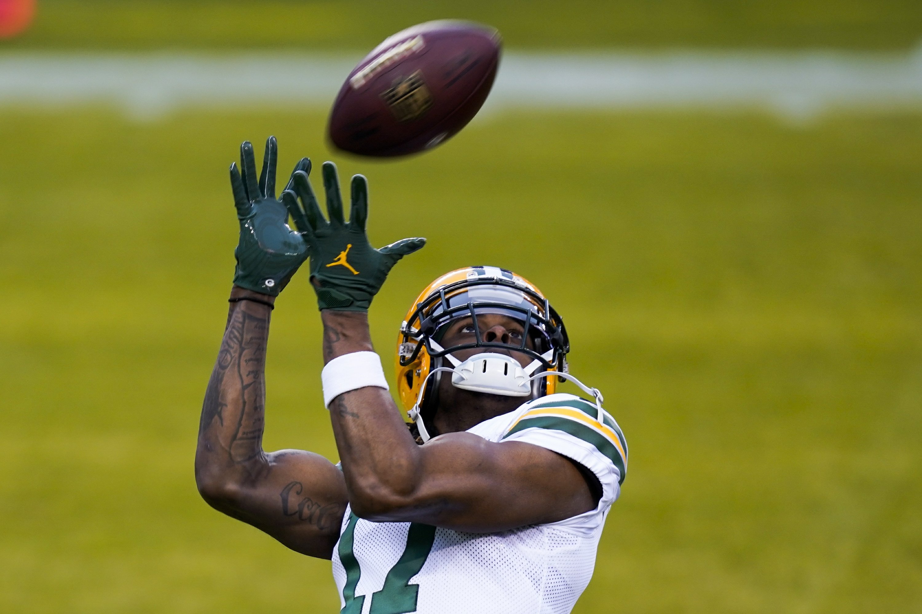 Week 17 scoring bonanza caps record-setting season | AP News