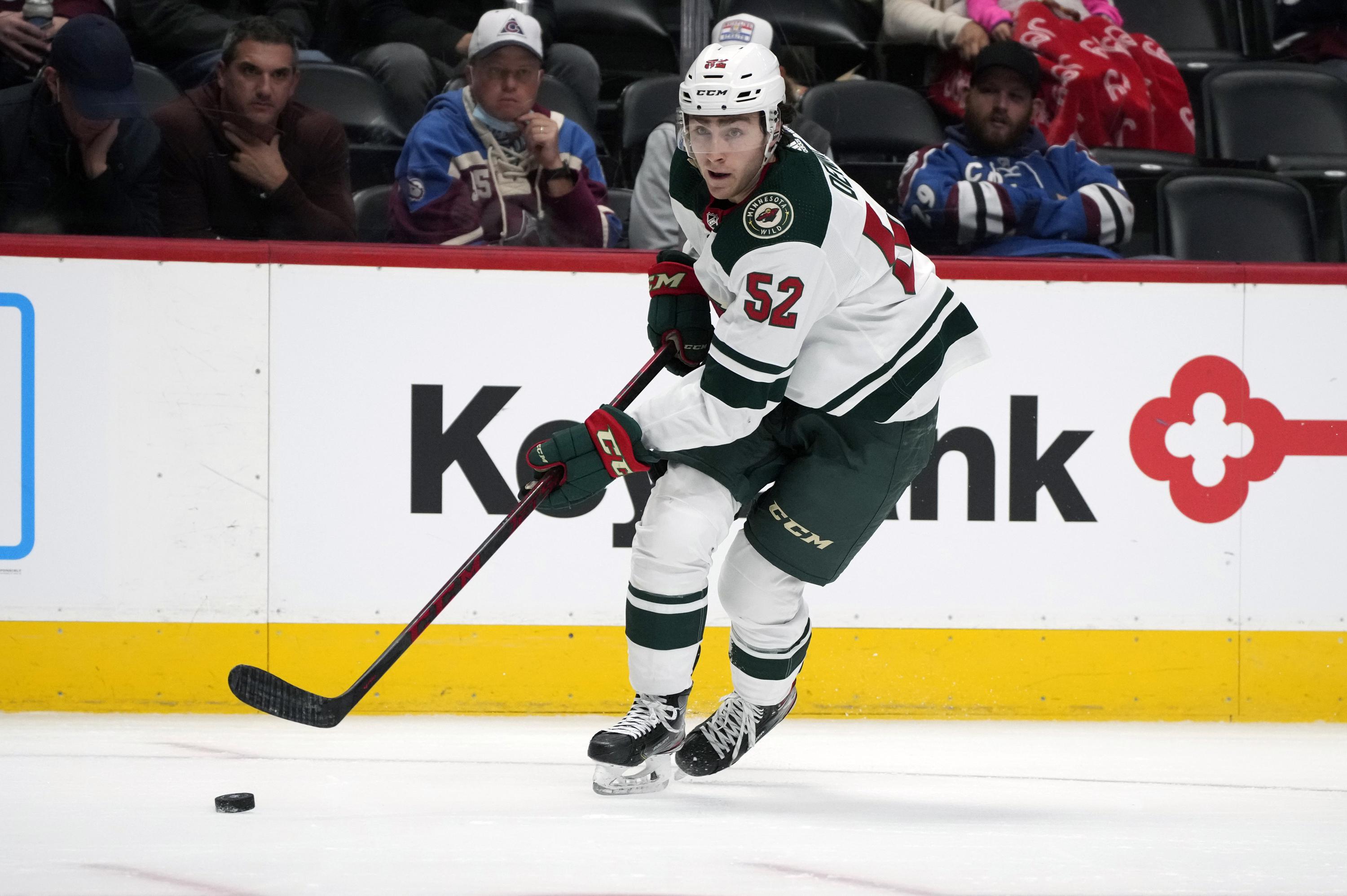 Minnesota Wild sign F Connor Dewar to 2-year, $1.6M contract | AP News