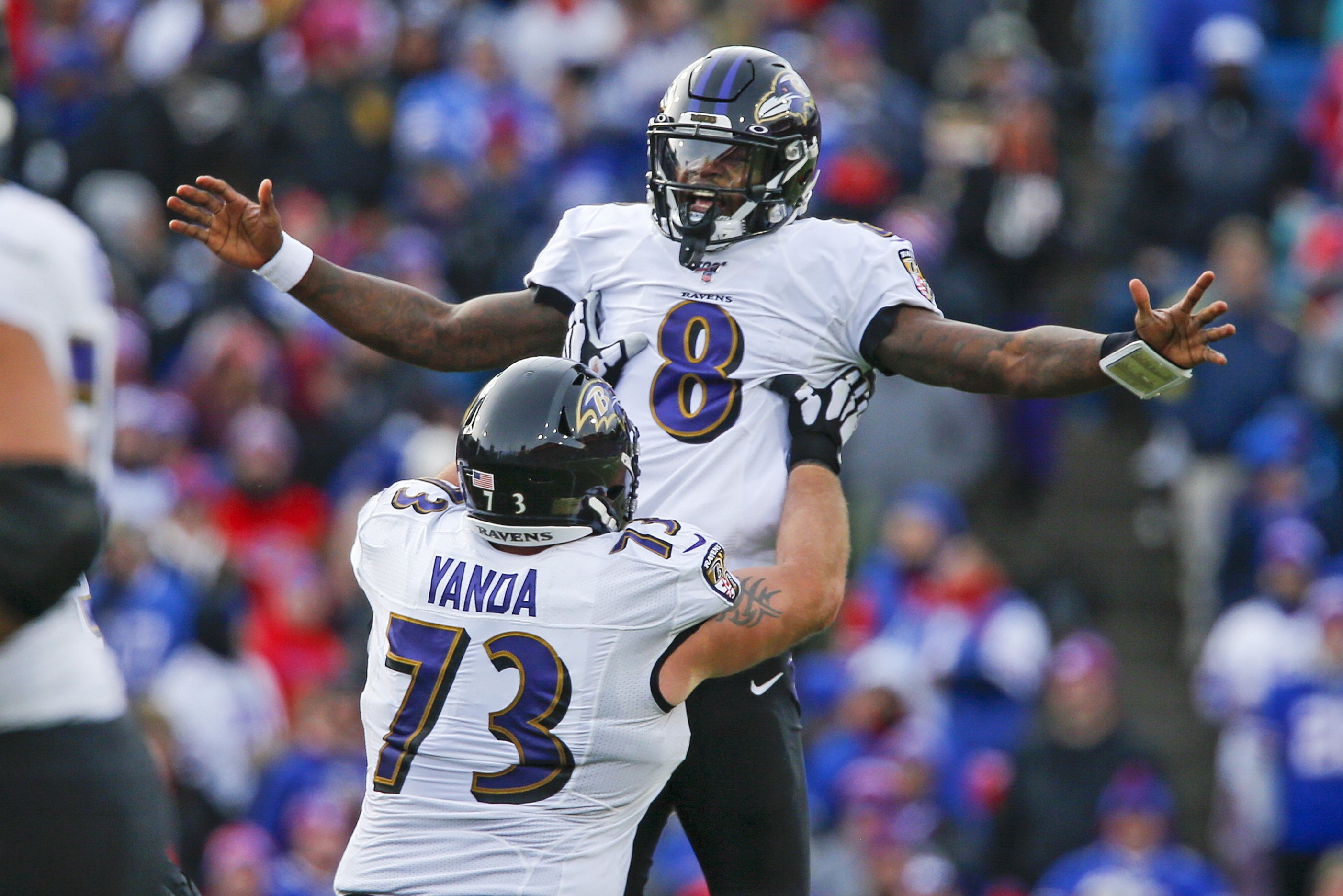 Ravens asegura lugar en playoffs con triunfo sobre Bills | AP News