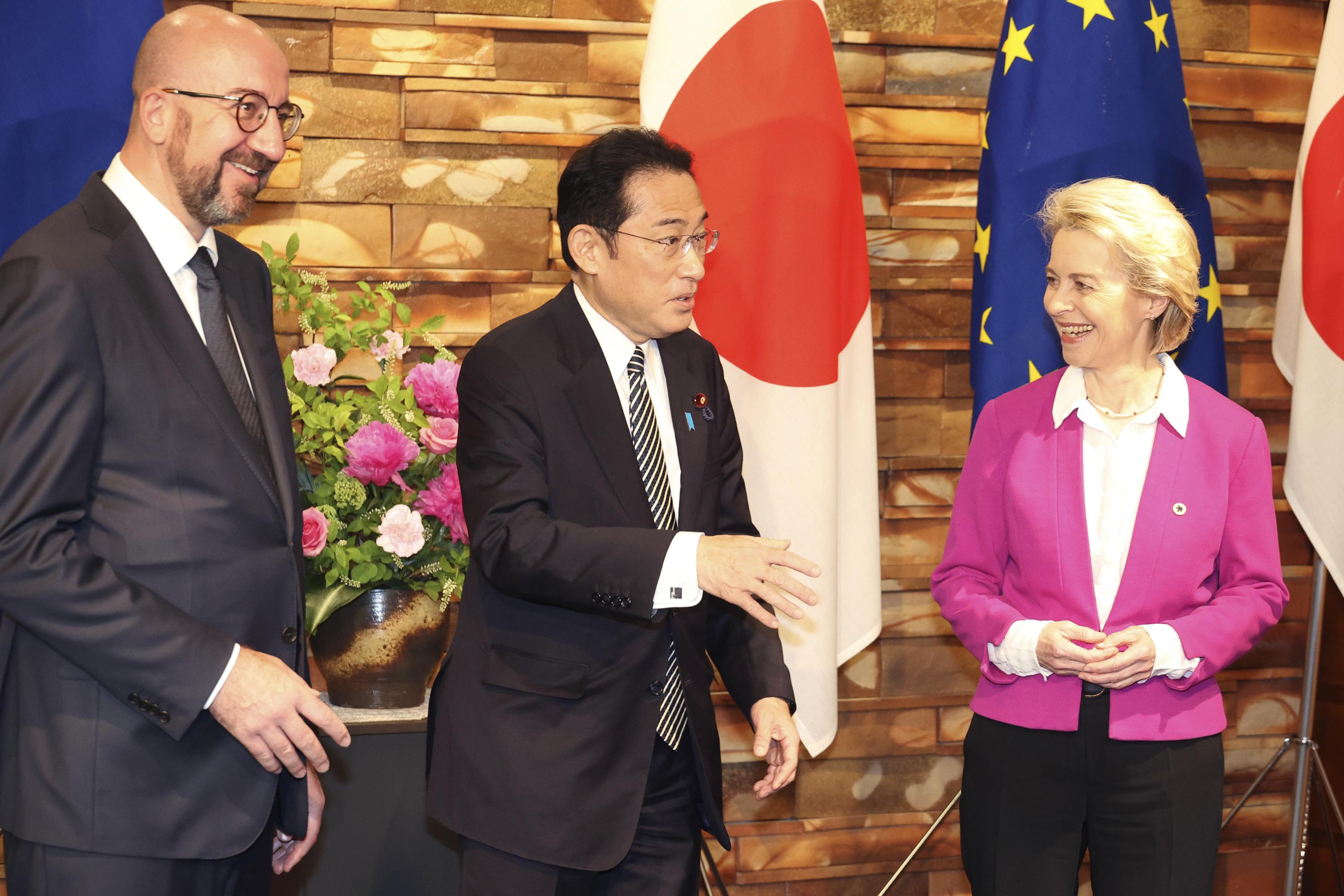 Japan, EU agree to raise efforts on Russia, in Indo-Pacific | AP News