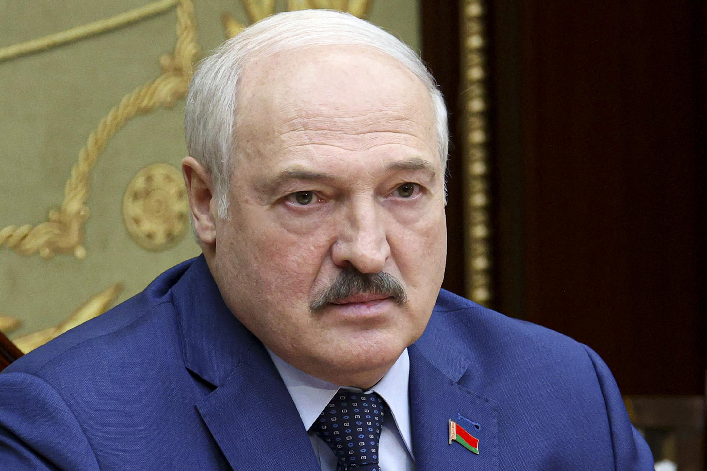 Lukashenko assails EU for refusing to hold talks on migrants | AP News