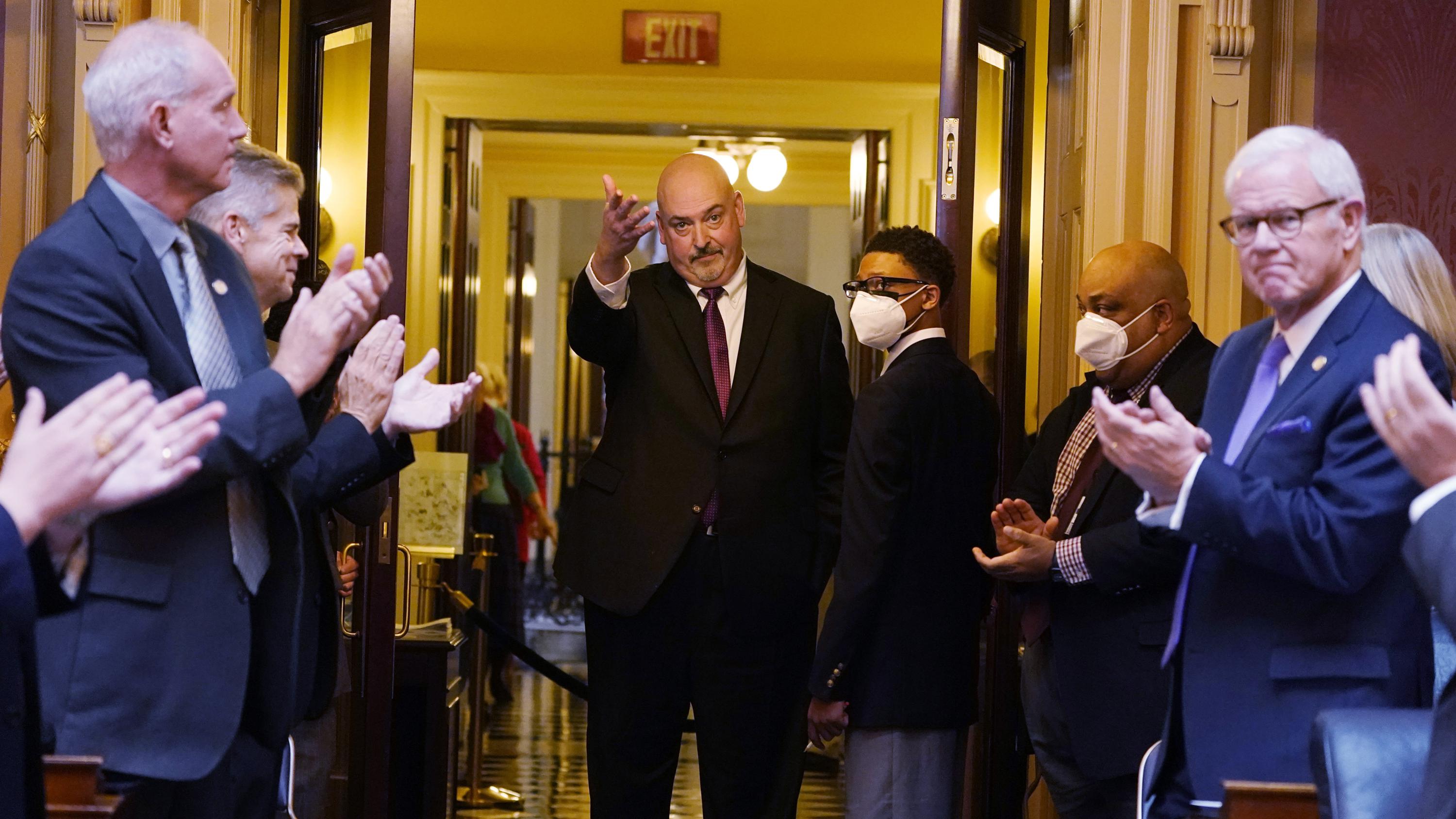 Newly divided Virginia General Assembly kicks off session | AP News