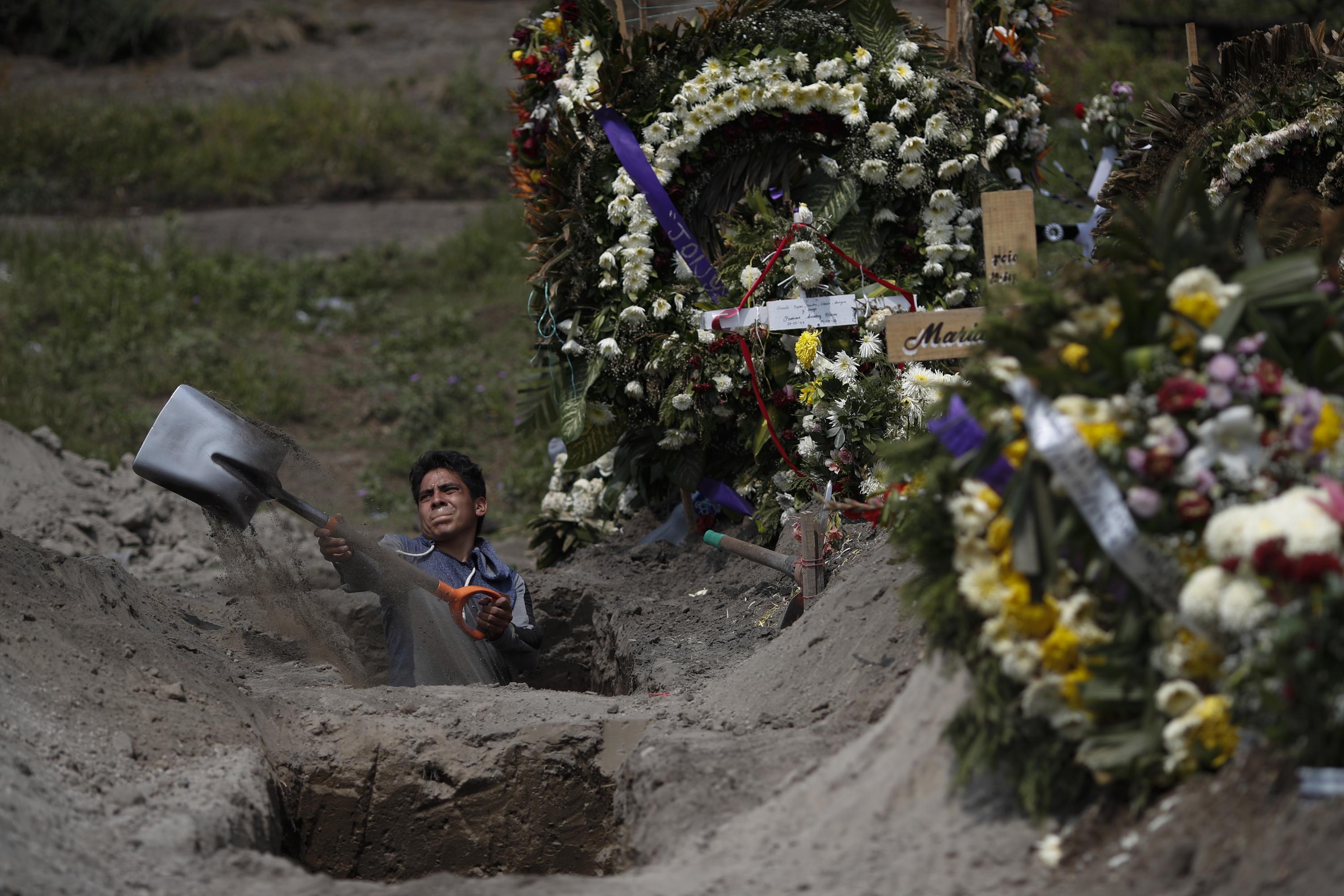 El coronavirus suma más de un millón de muertos en el mundo | AP News