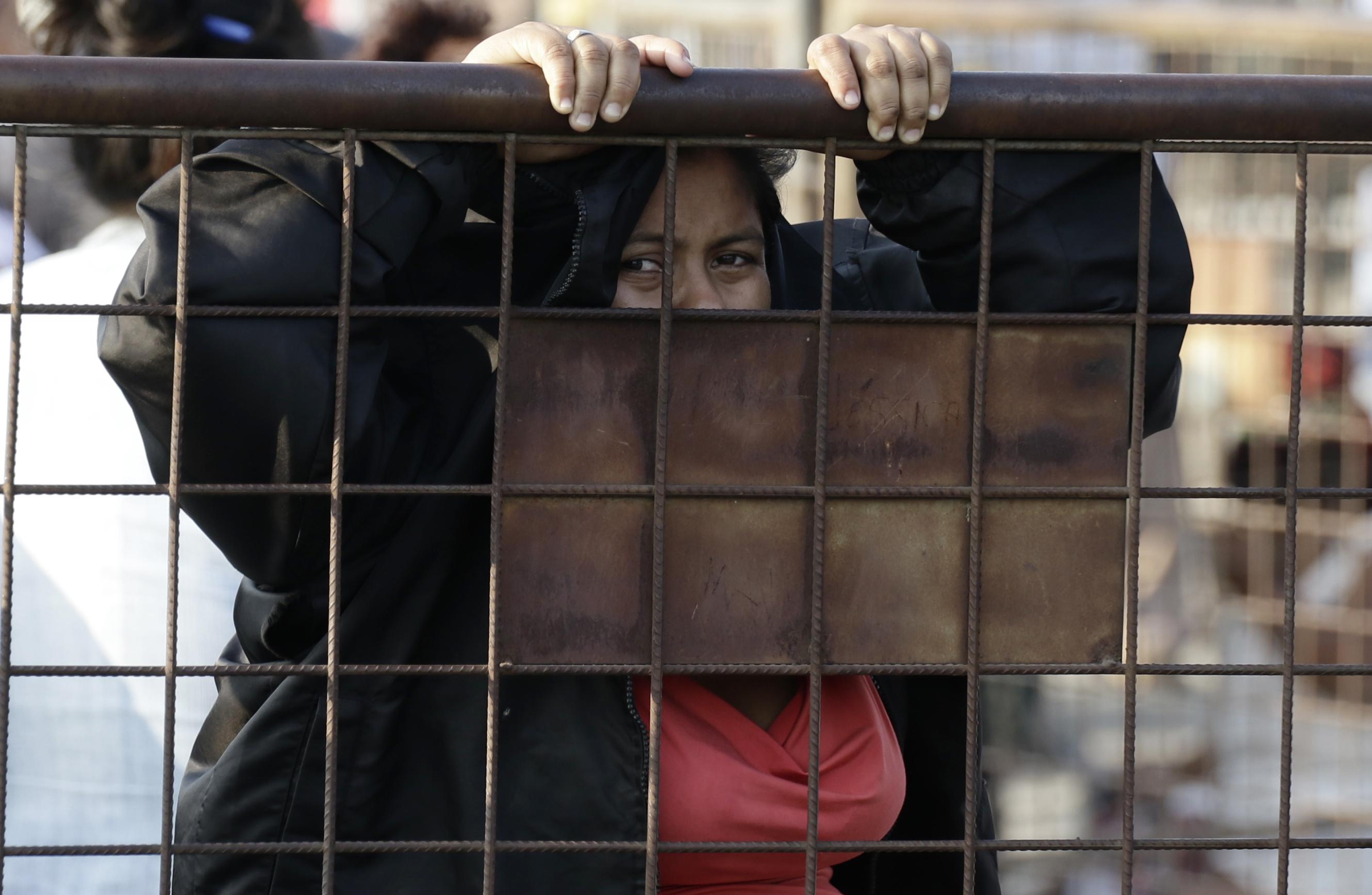 At least 116 dead in gang battle at Ecuador jail; 5 beheaded | AP News